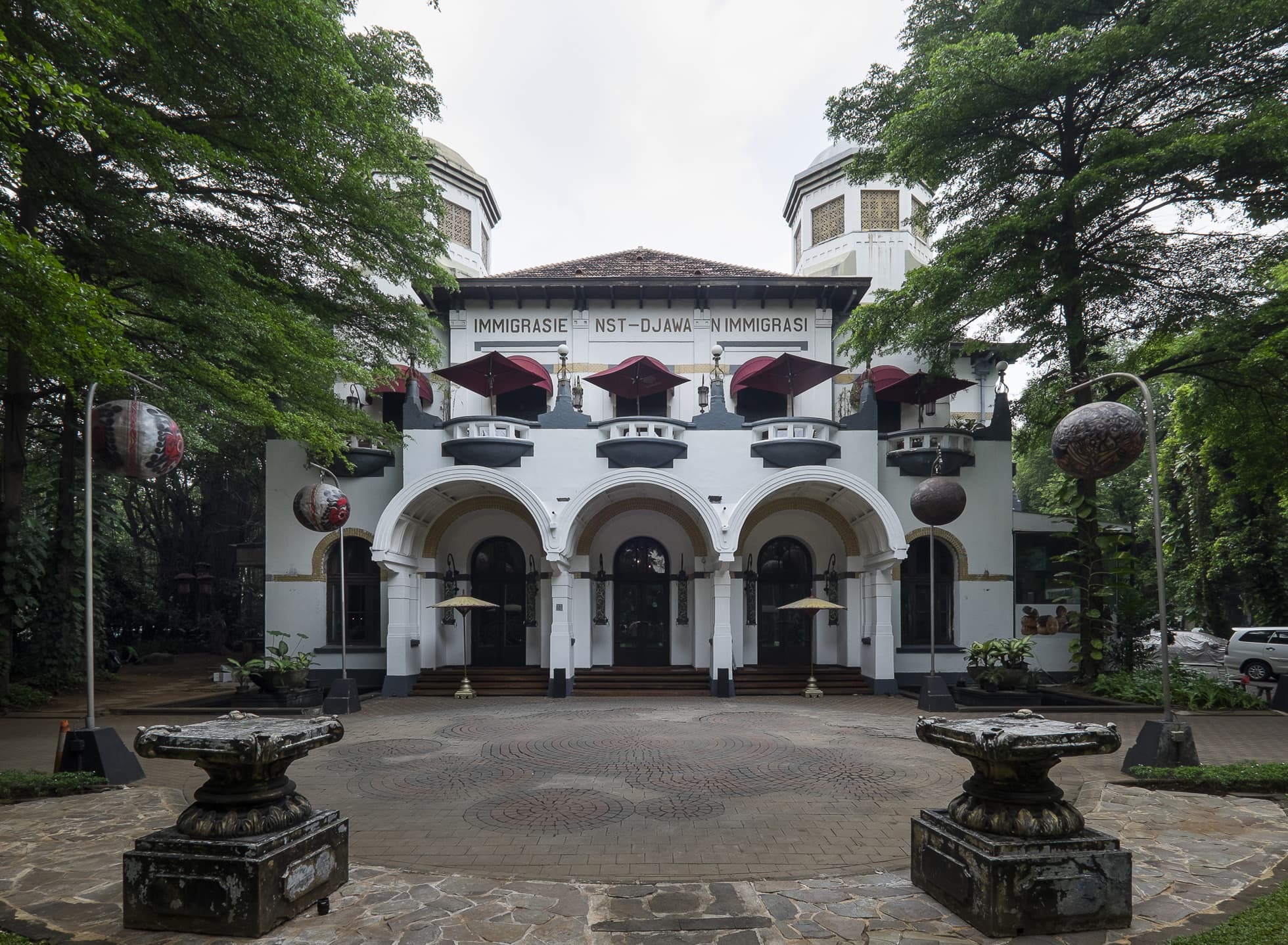 Tugu Kunstkring Paleis - Restaurant - Manual Jakarta
