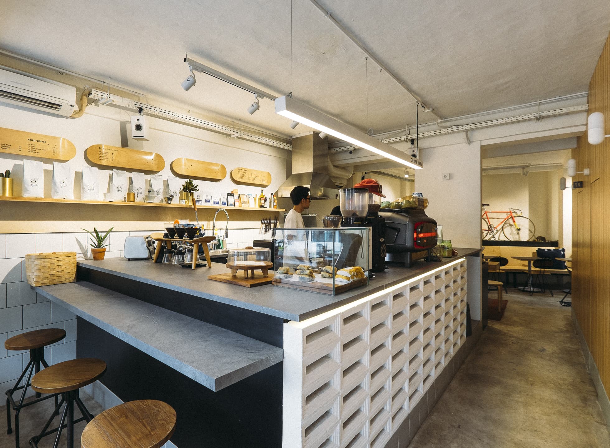 7 Speed Coffee - Café - Manual Jakarta