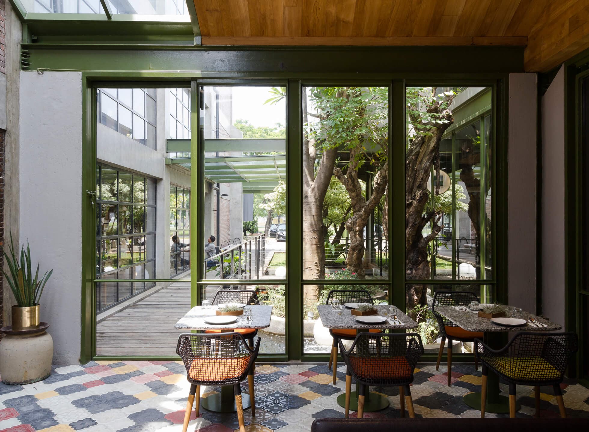 Kayu Kayu: The Pride of Alam Sutera - Manual Jakarta