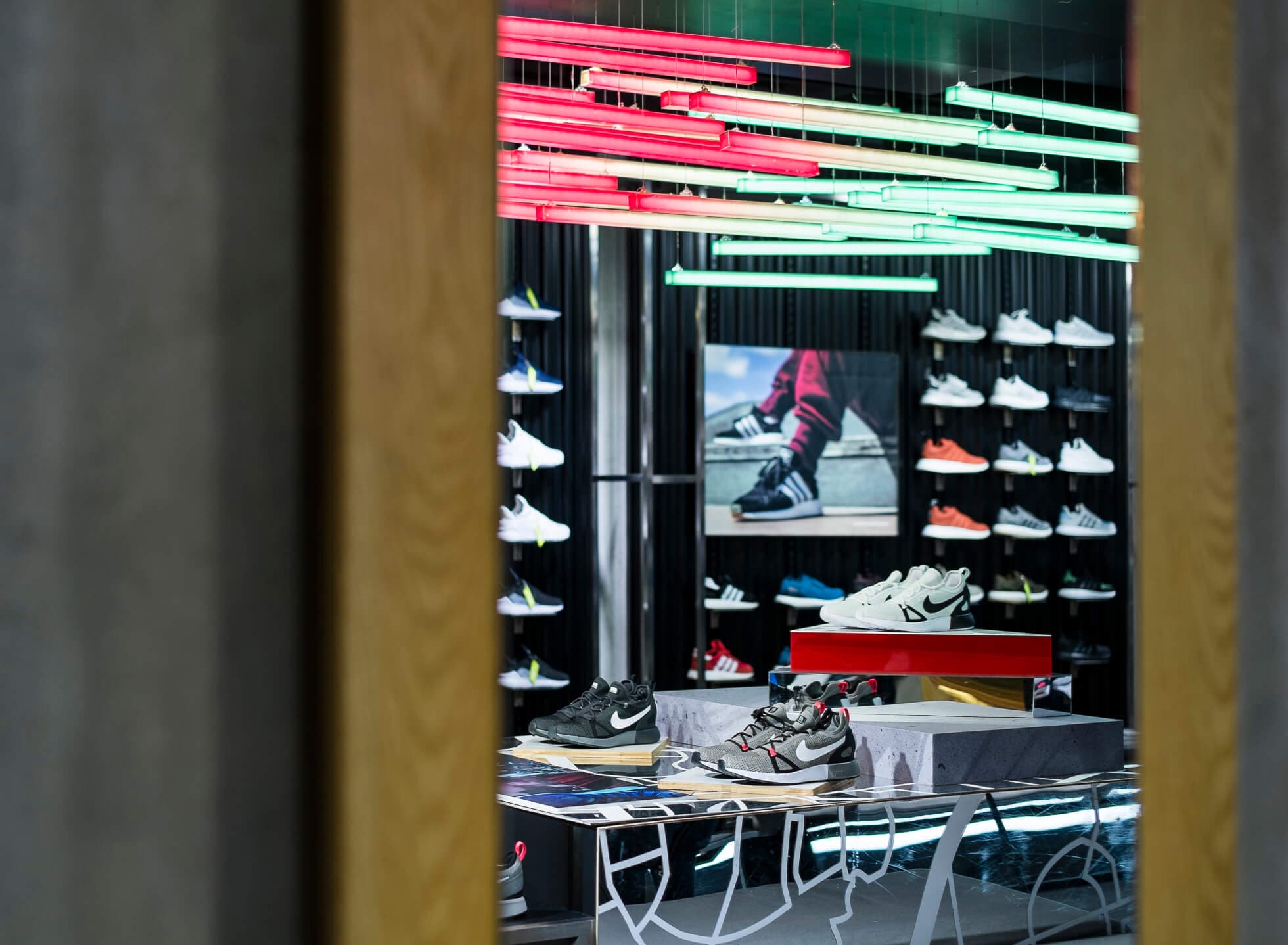 Seek Store Lands in Jakarta - Manual Jakarta