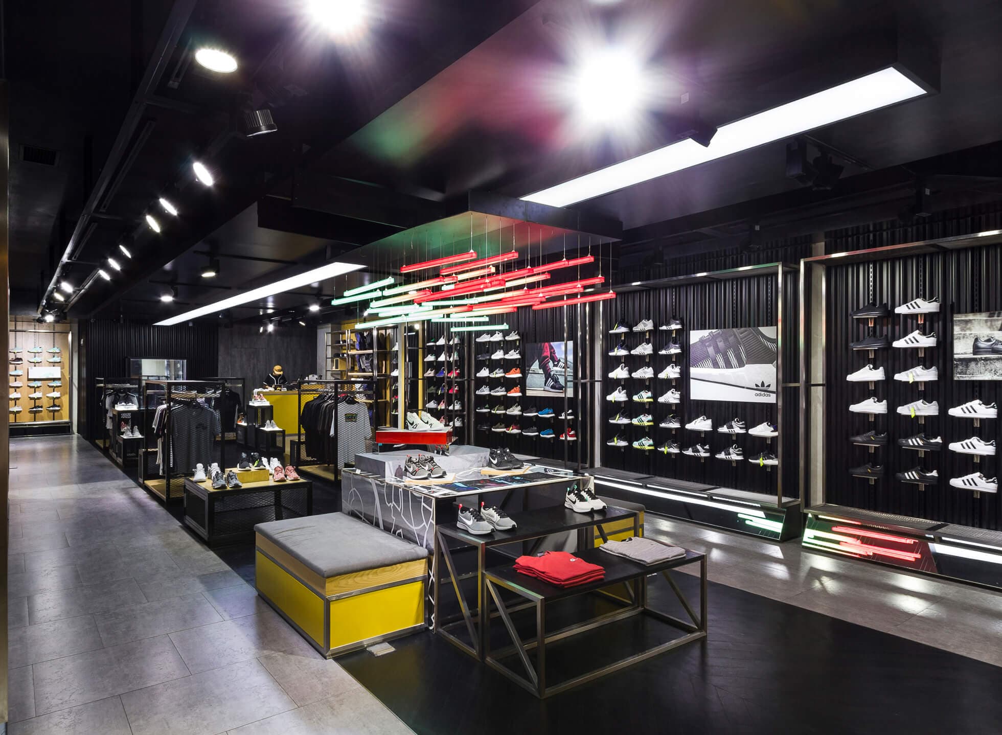 Seek Store Lands in Jakarta - Manual Jakarta