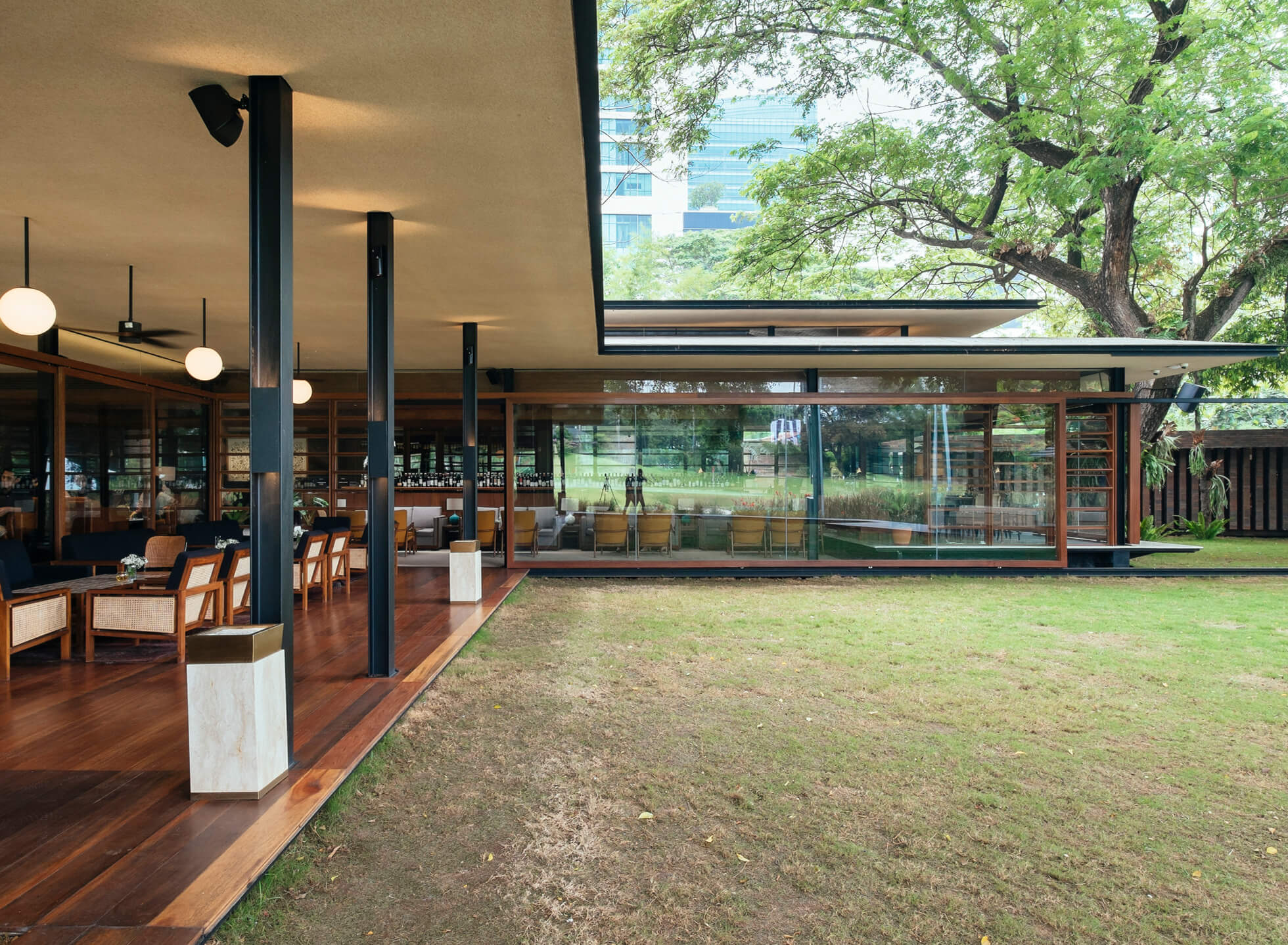 CORK&SCREW Country Club - Restaurant - Manual Jakarta