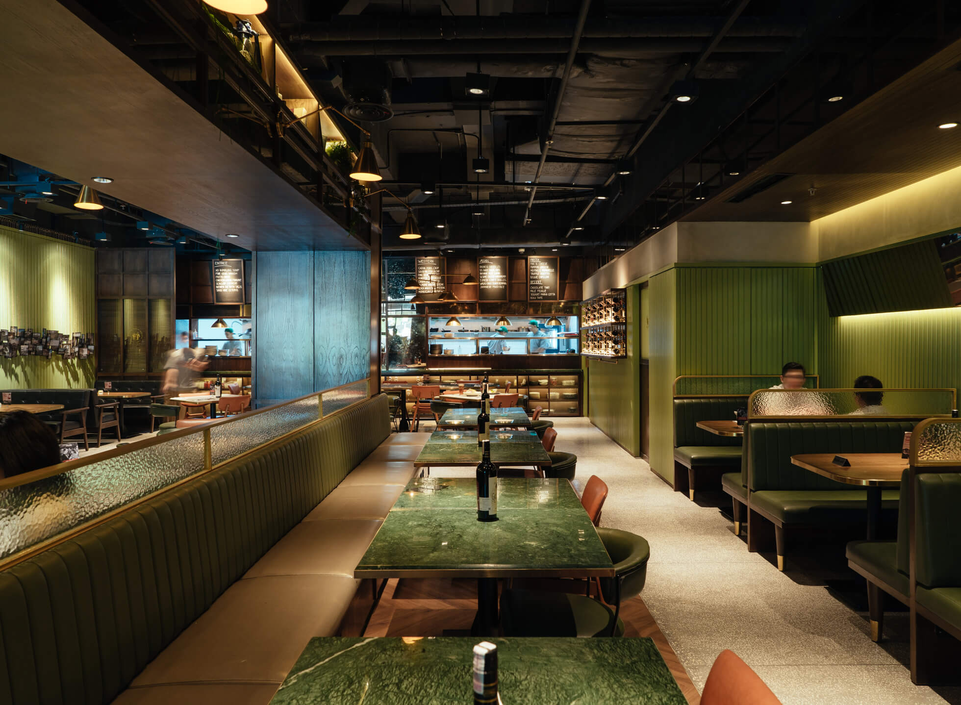 FLYNN Dine & Bar - Manual Jakarta