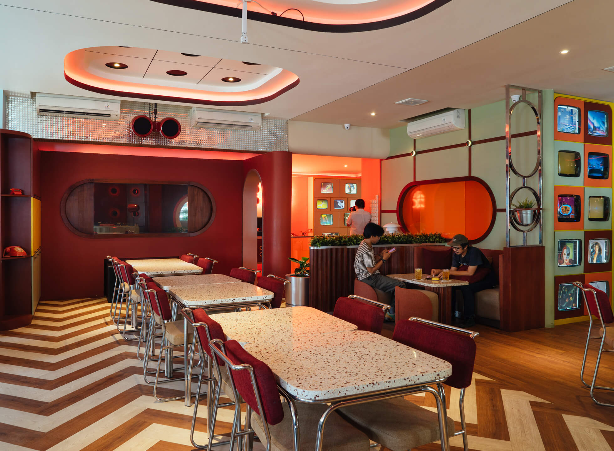 Live the Disco at Ding Dong Disko - Manual Jakarta