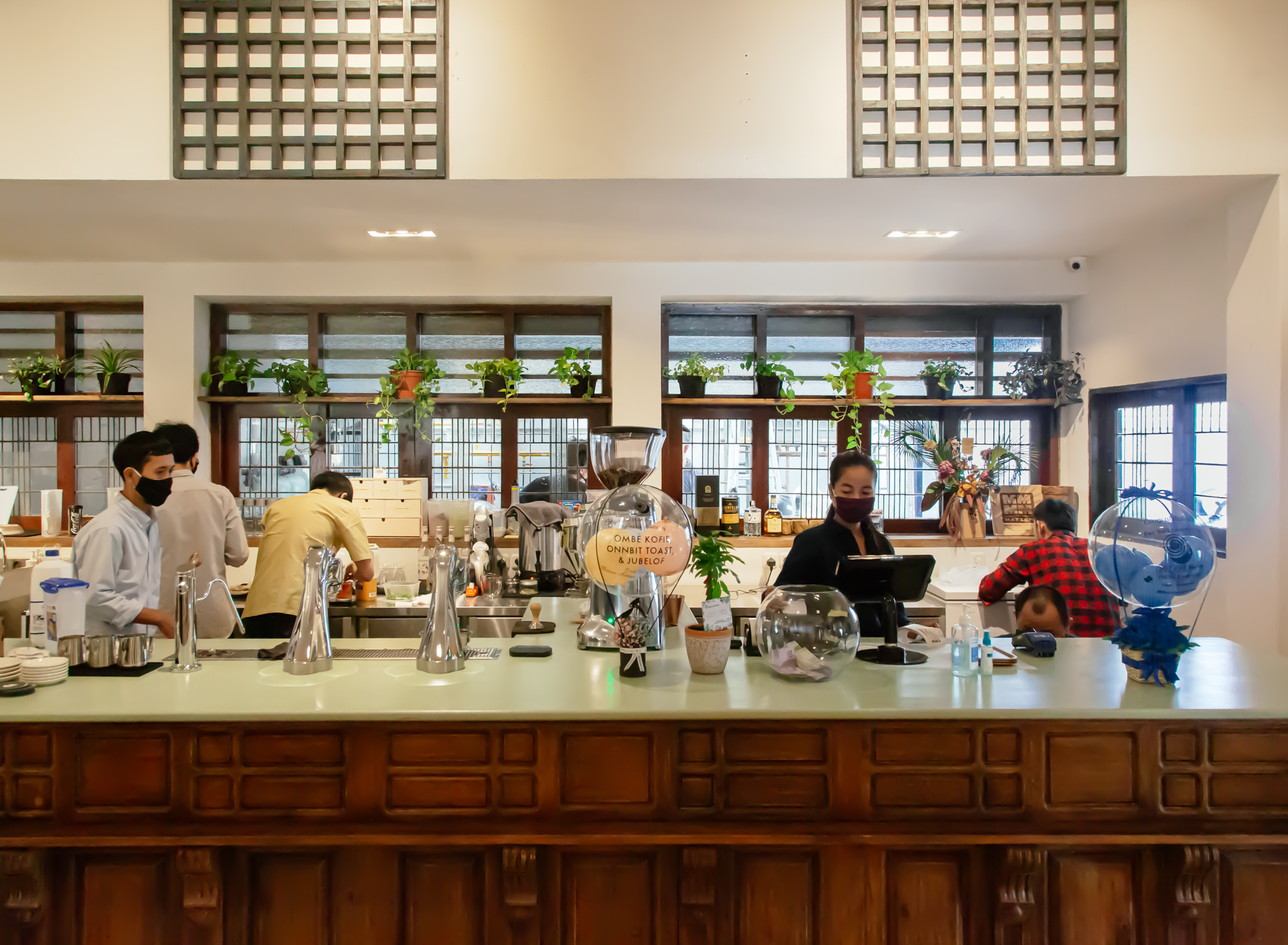 Ombé Kofie (Menteng) - Manual Jakarta