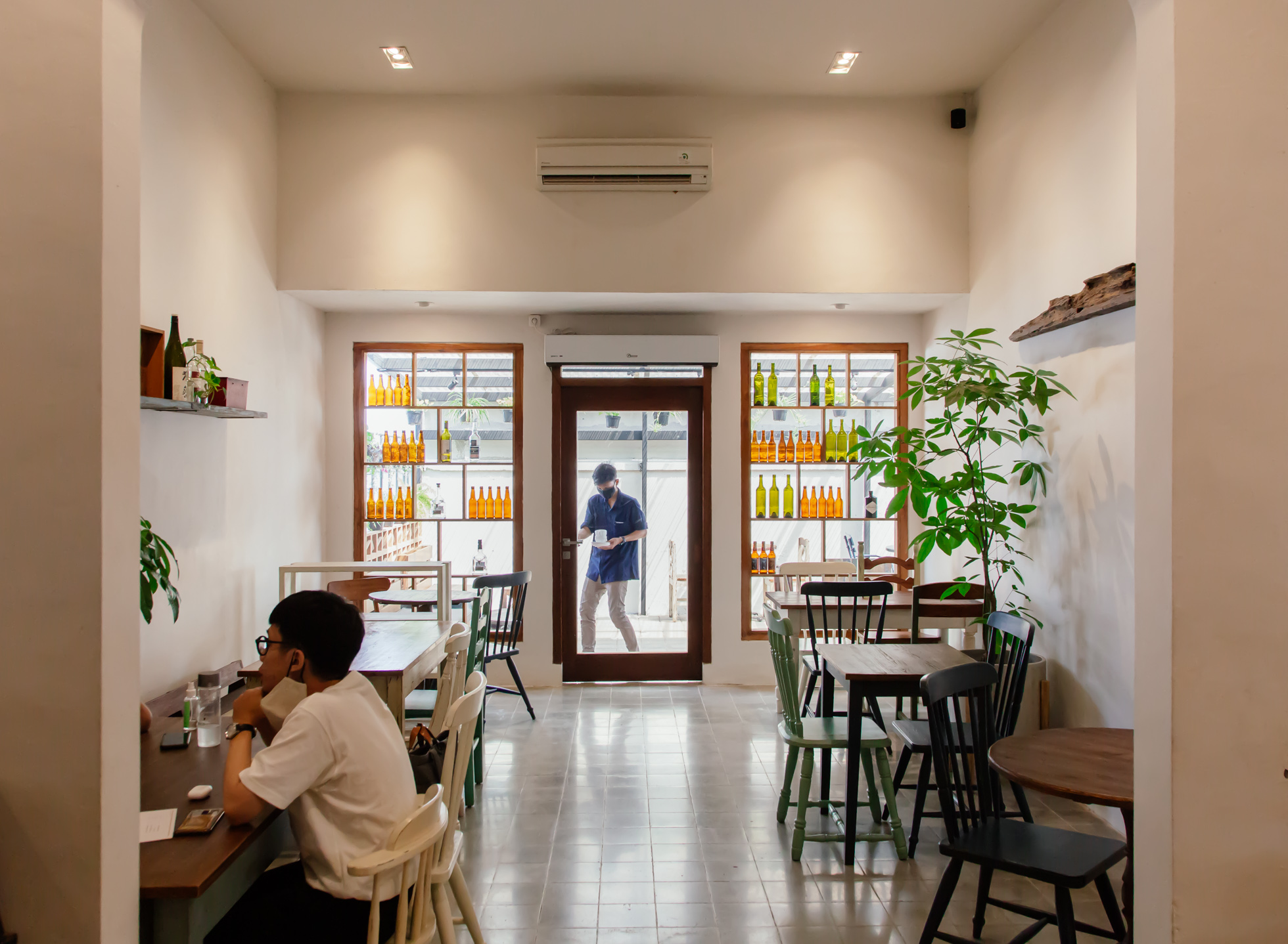 Ombé Kofie (Menteng) - Manual Jakarta