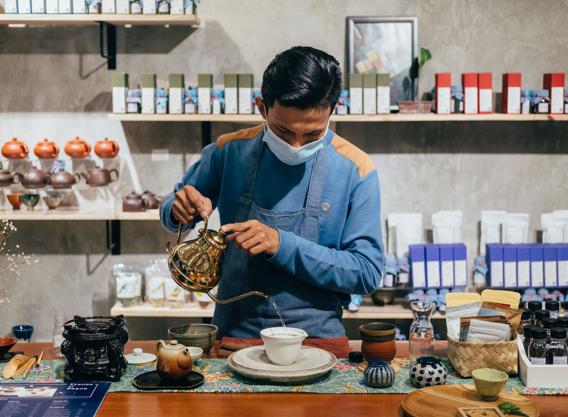 The Pieces of Peace in a Teapot - Manual Jakarta