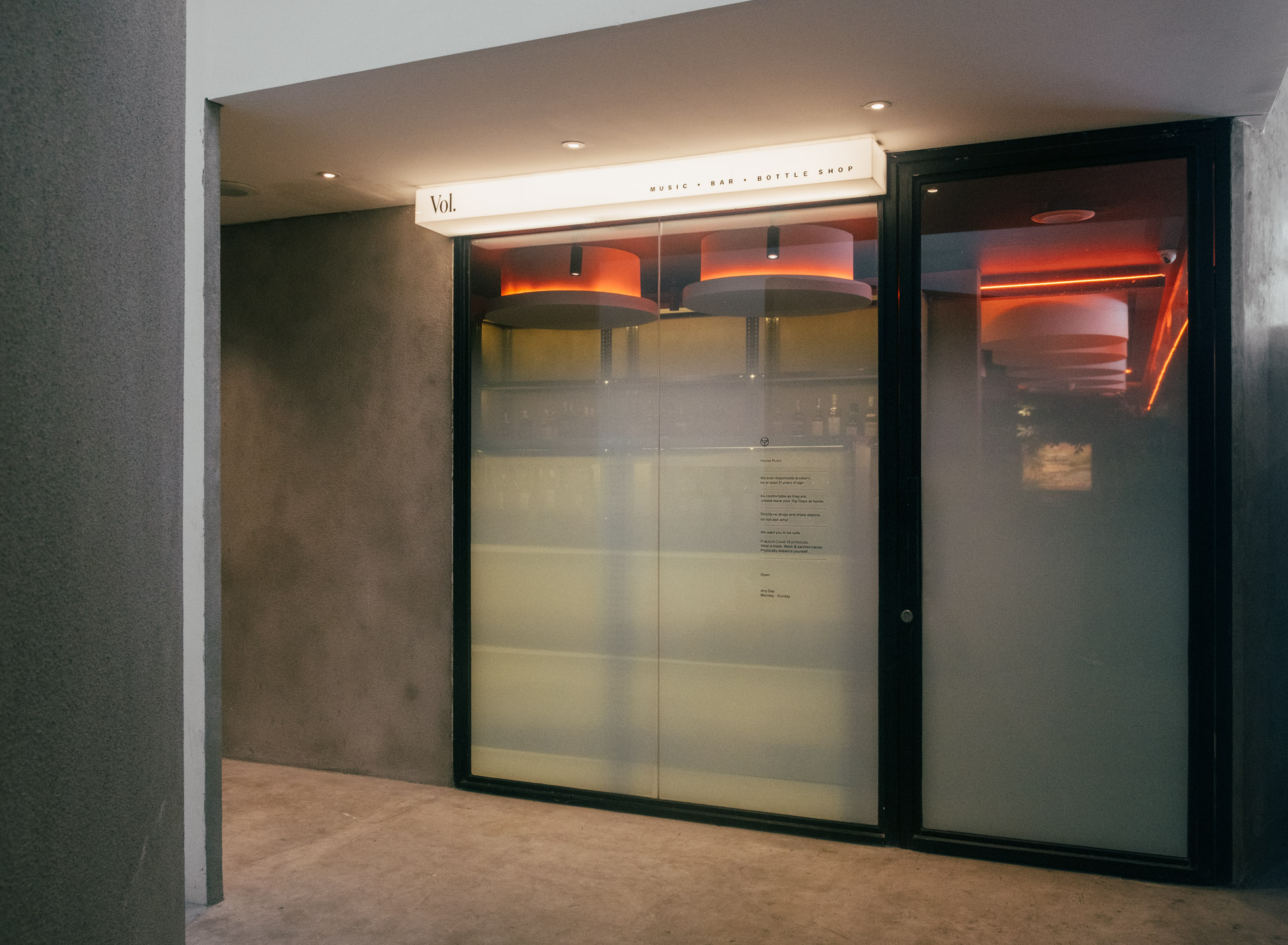 Vol. Bottle Shop & Bar - Manual Jakarta