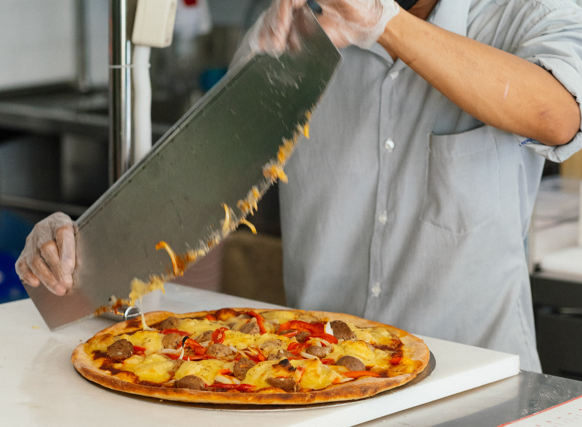 Kicking Back with Max’s Pizza - Manual Jakarta