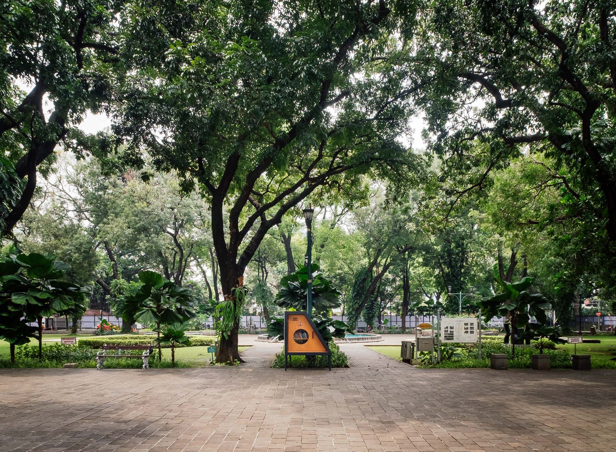 The City's Bookhive - Manual Jakarta