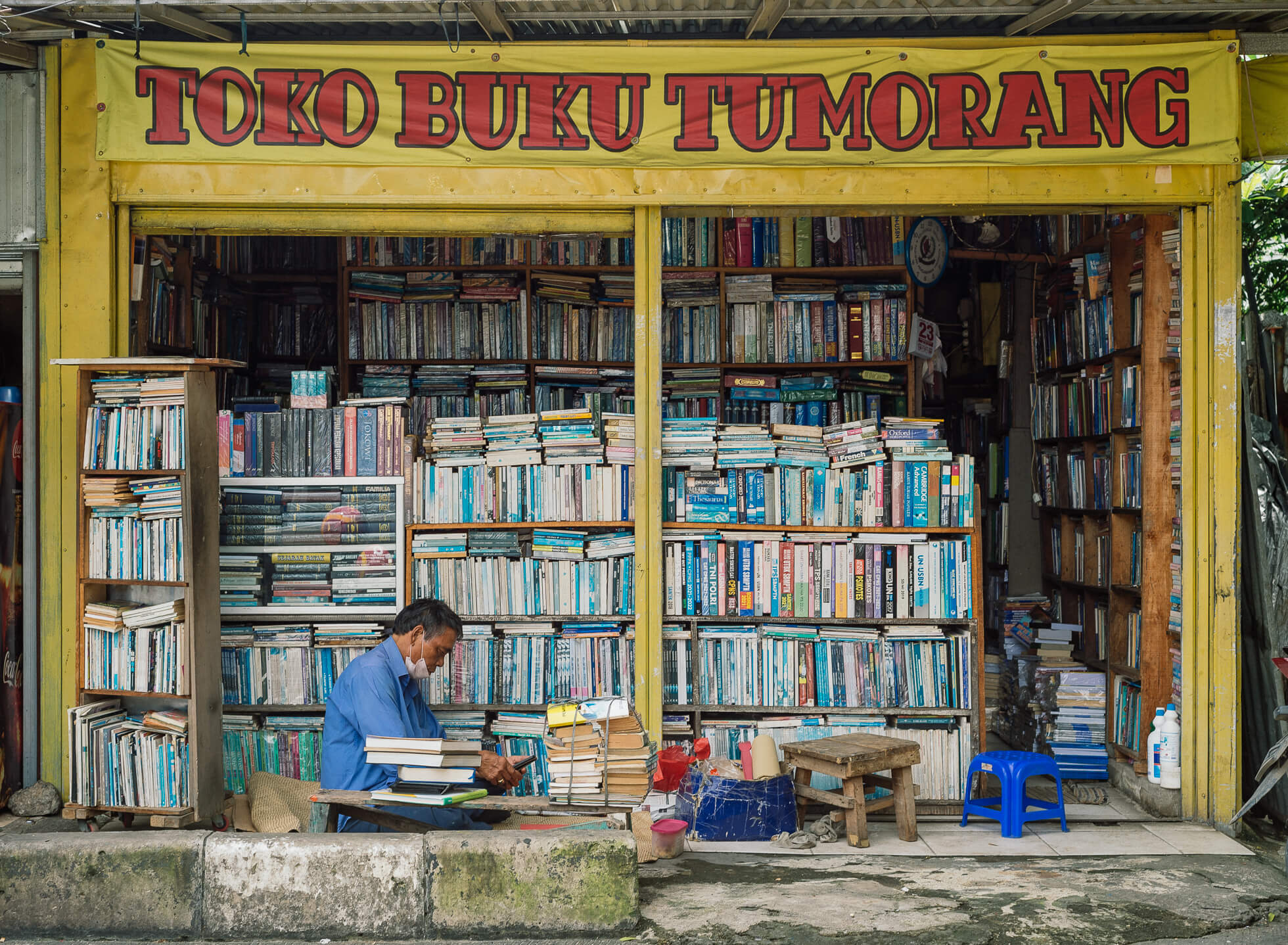 Secondhand Books: From the Shelves to Online - Manual Jakarta