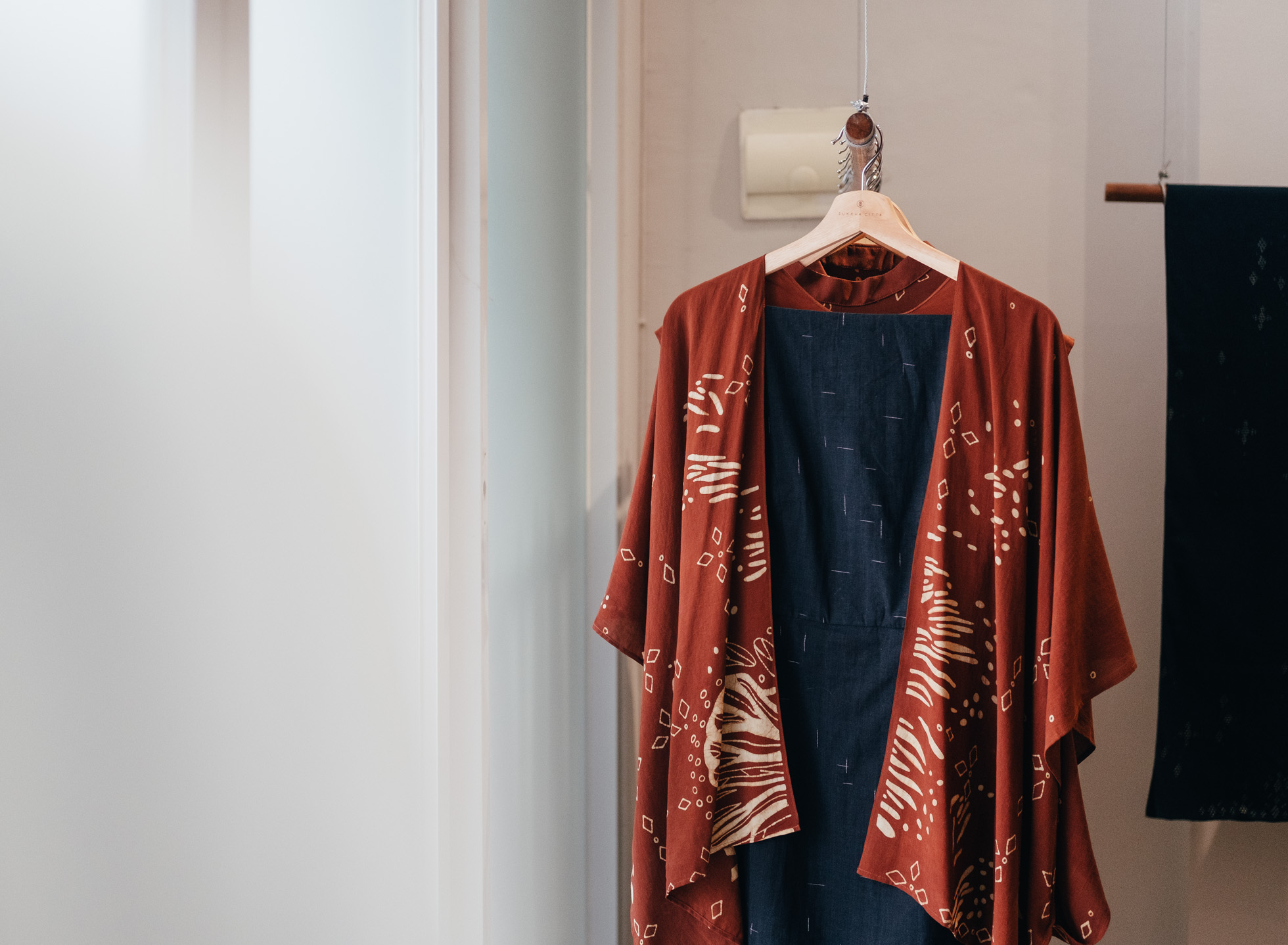 Finding Our Way Back to Plant-Based Dyes - Manual Jakarta