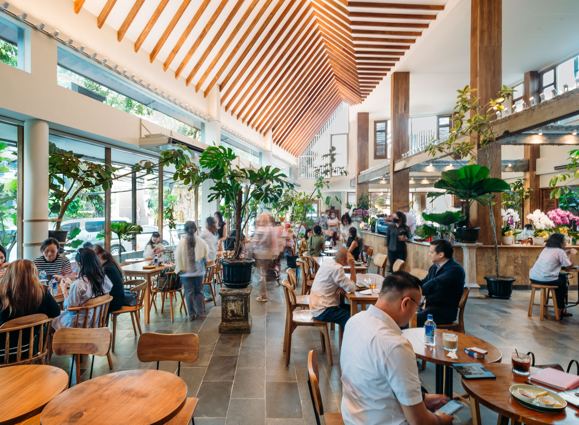 Ombé Kofie Lands in Senopati - Manual Jakarta