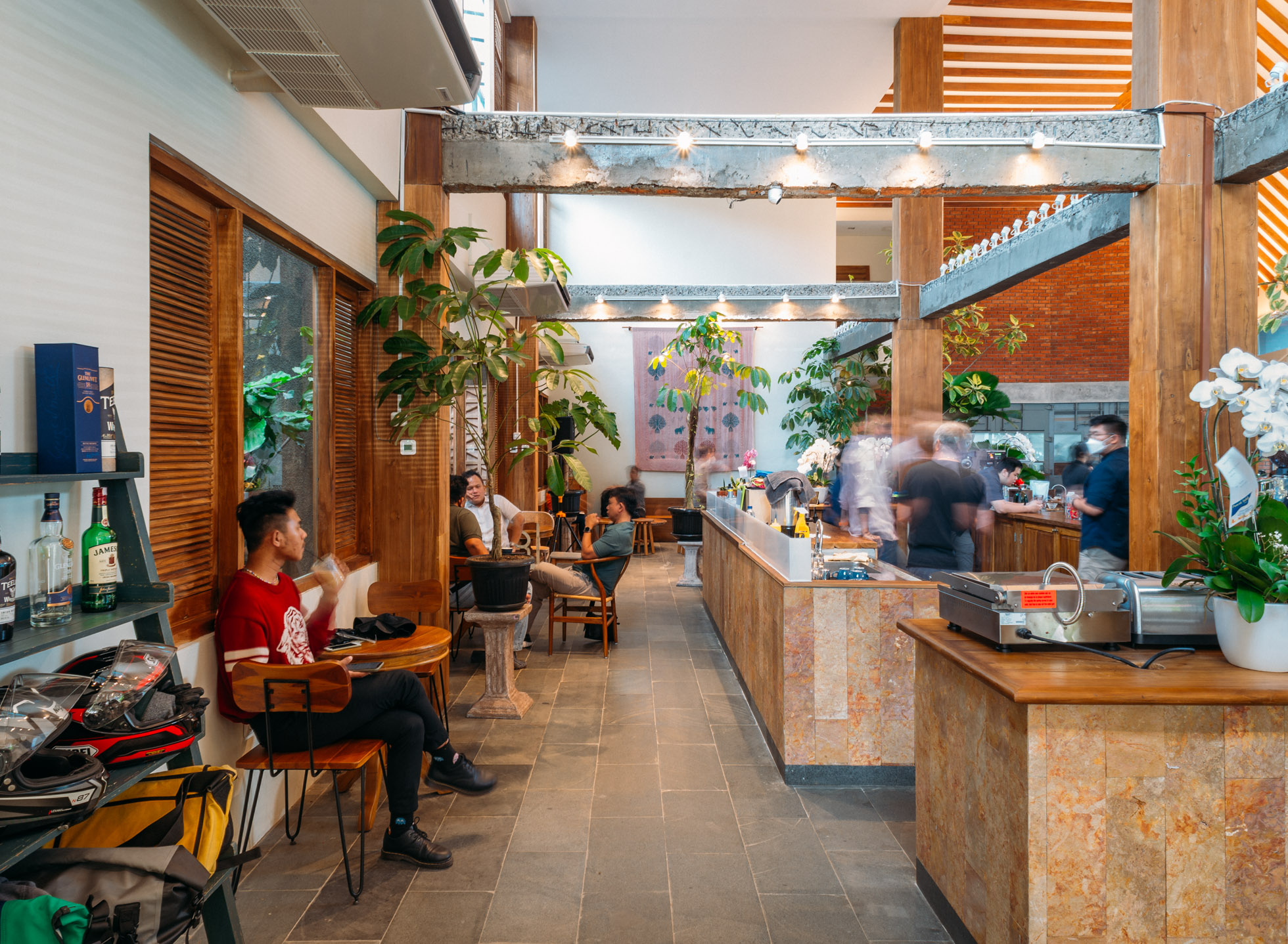 Ombé Kofie Lands in Senopati - Manual Jakarta