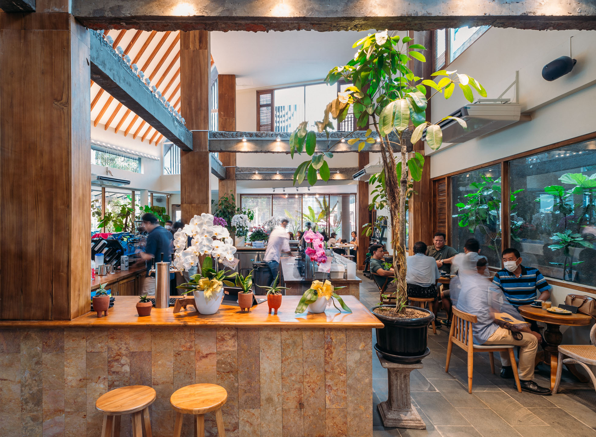 Ombé Kofie Lands in Senopati - Manual Jakarta