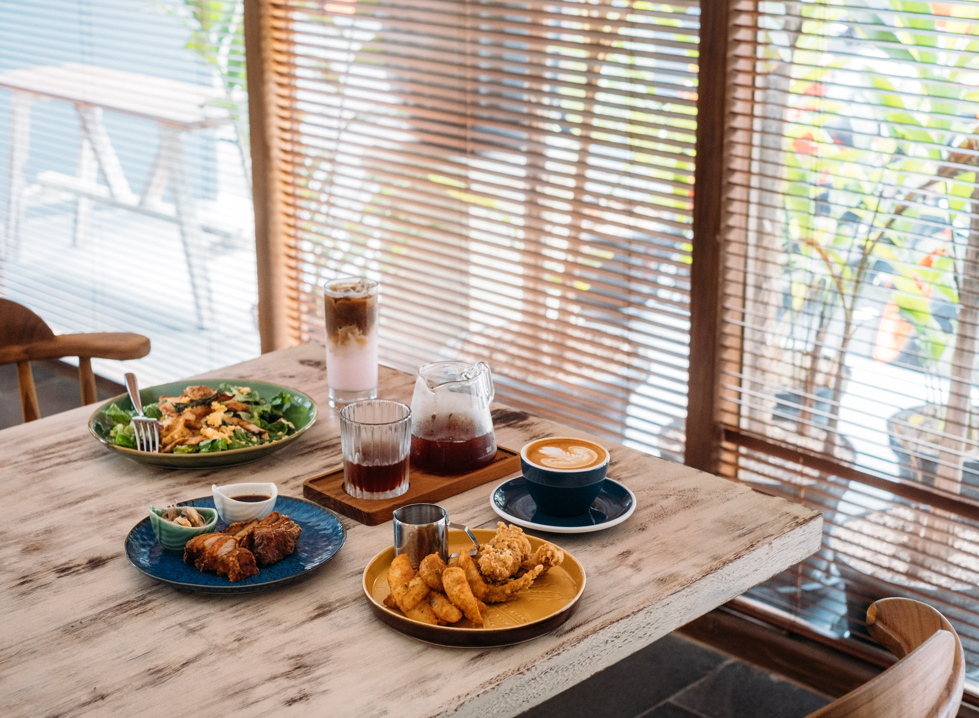 Ombé Kofie Lands in Senopati - Manual Jakarta