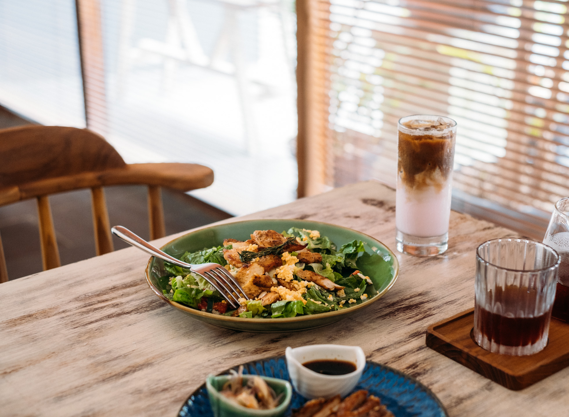 Ombé Kofie Lands in Senopati - Manual Jakarta