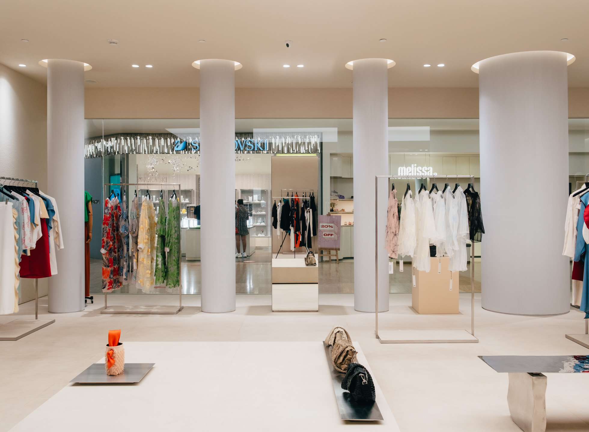 Behind the Pillar - Manual Jakarta