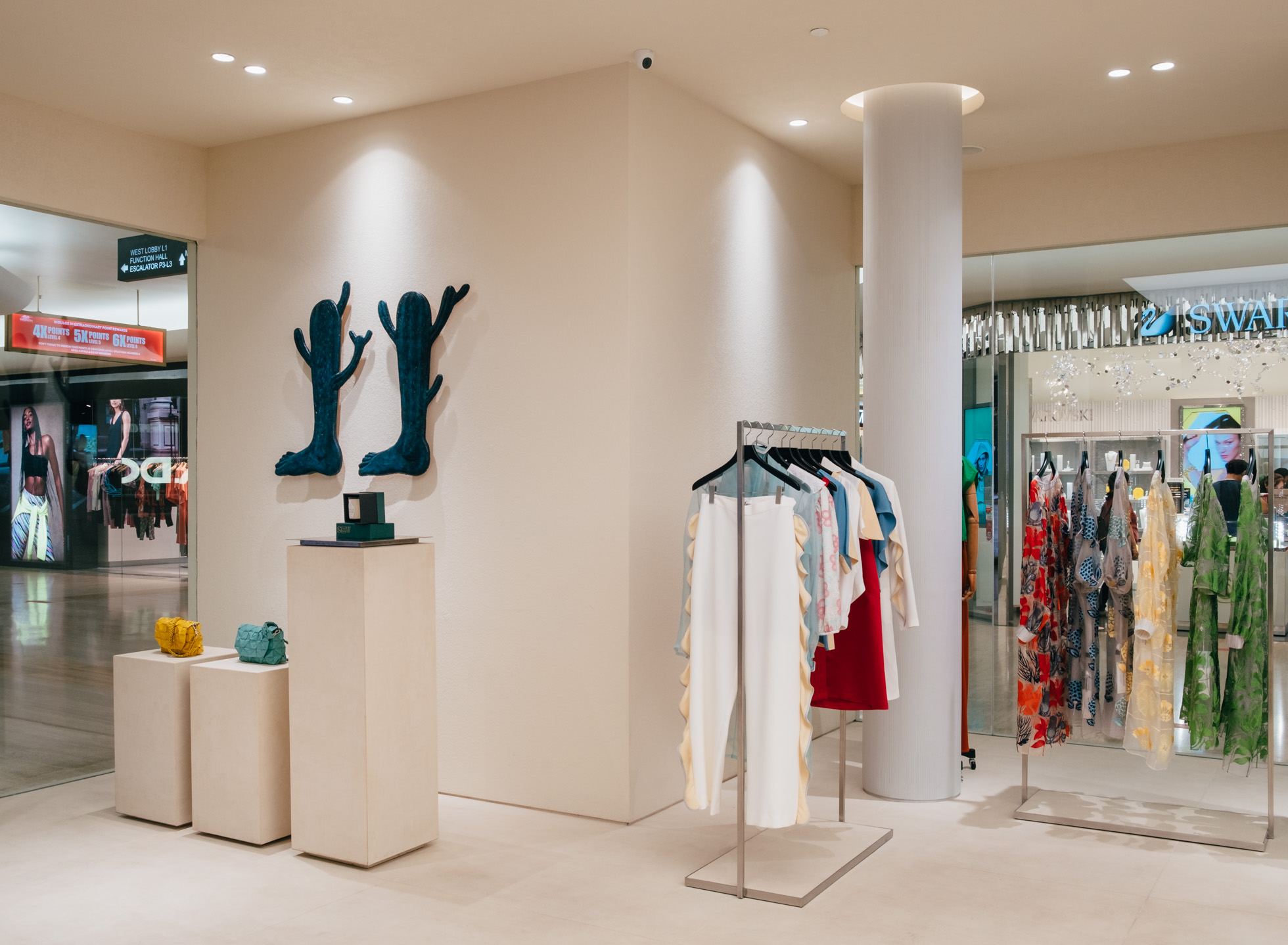 Behind the Pillar - Manual Jakarta