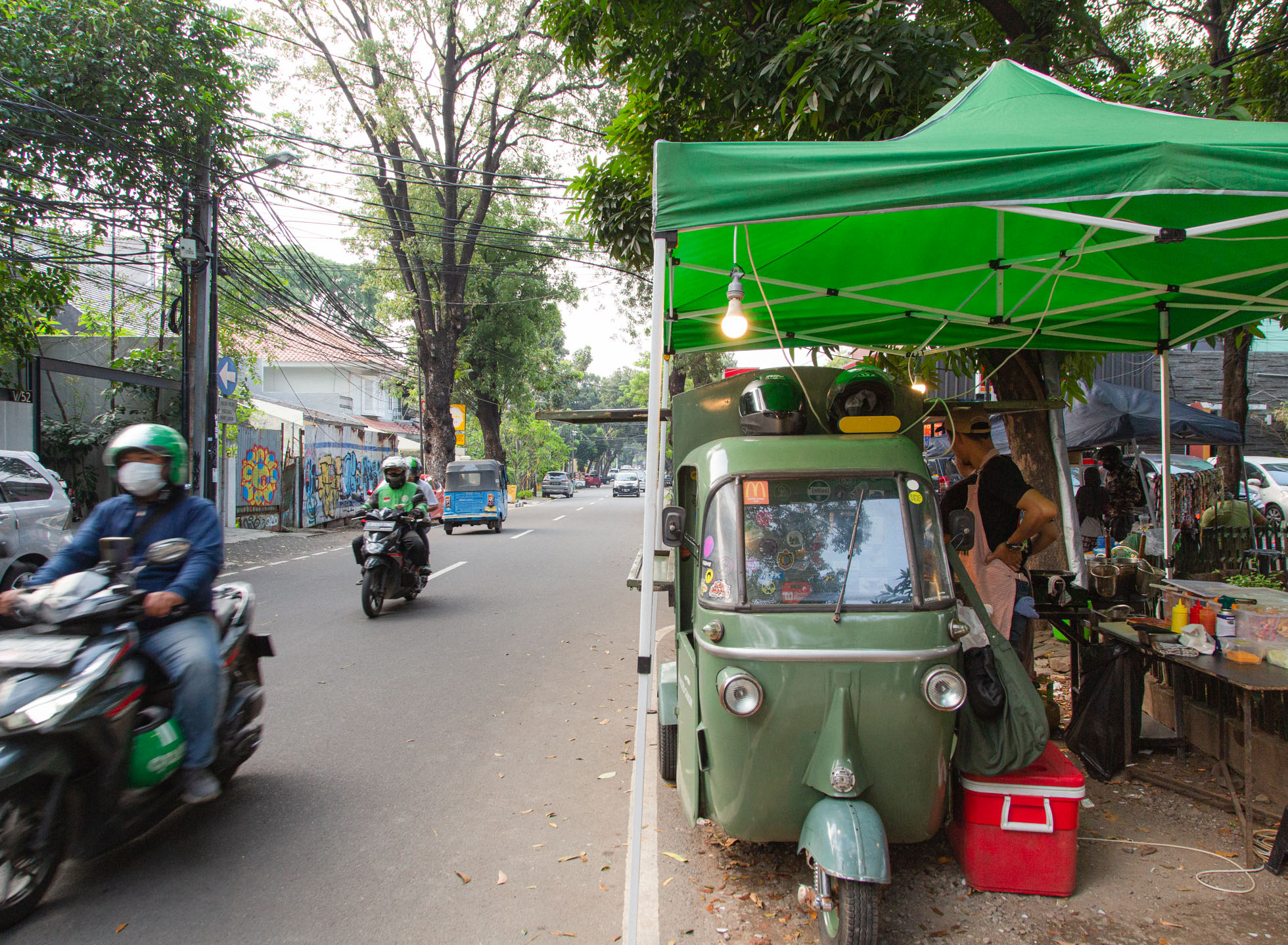 Rowstid Chikin' Brings A Good Kind of Roast - Manual Jakarta