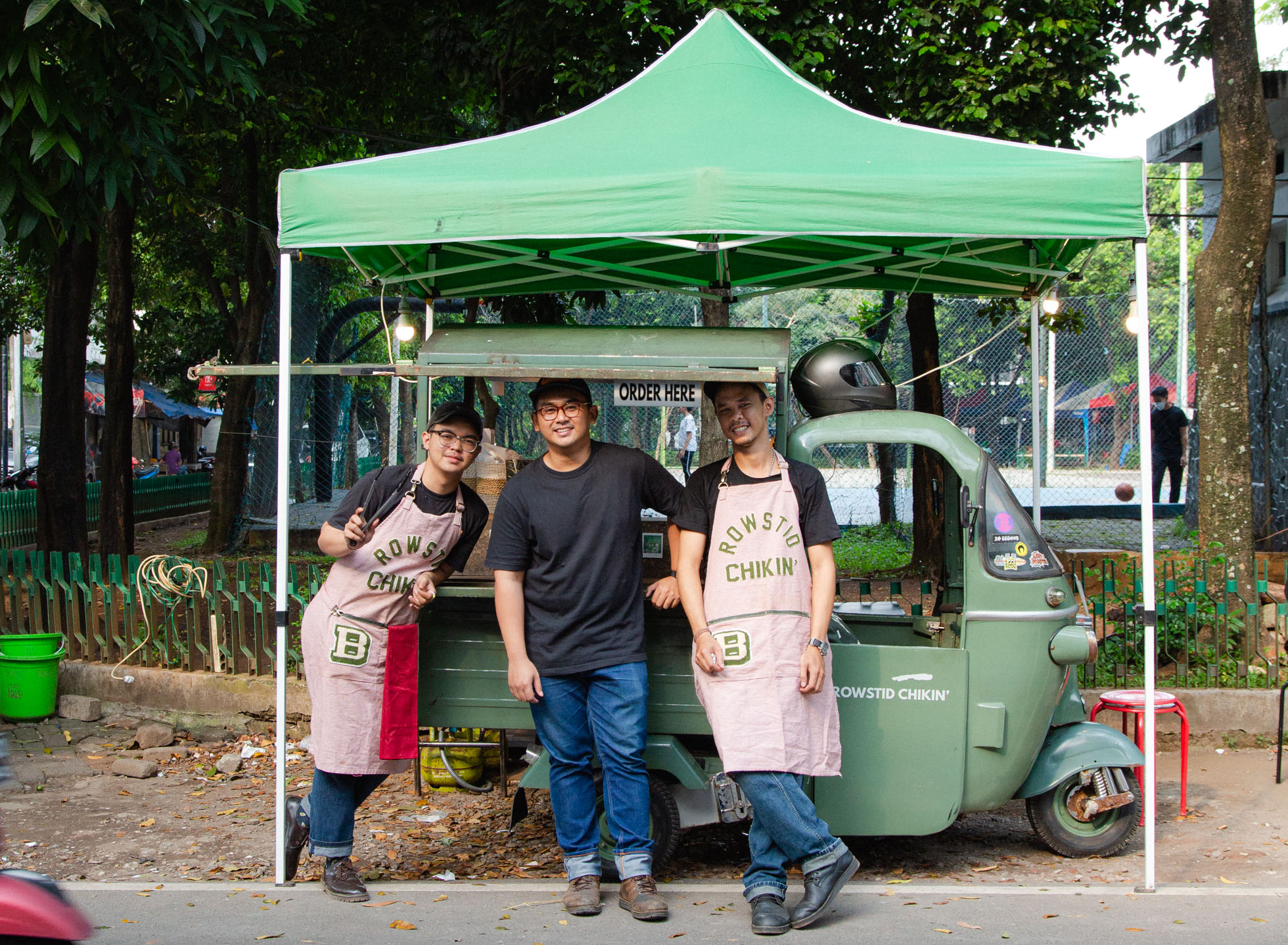 Rowstid Chikin' Brings A Good Kind of Roast - Manual Jakarta