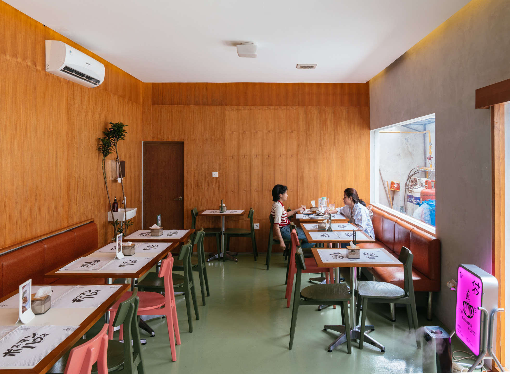 At Jawaica's The Bossman House, Jerk Chicken Finds New Sensation ...