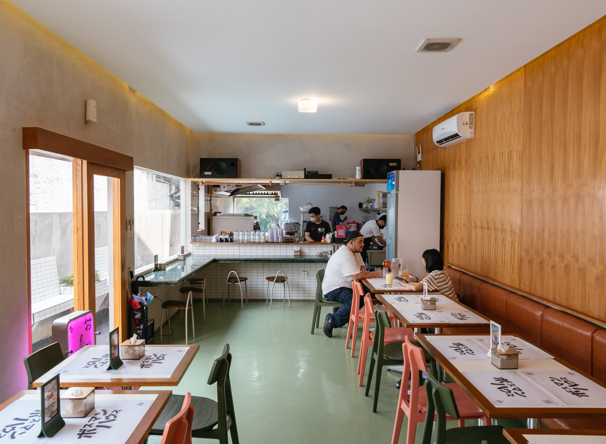 At Jawaica's The Bossman House, Jerk Chicken Finds New Sensation ...