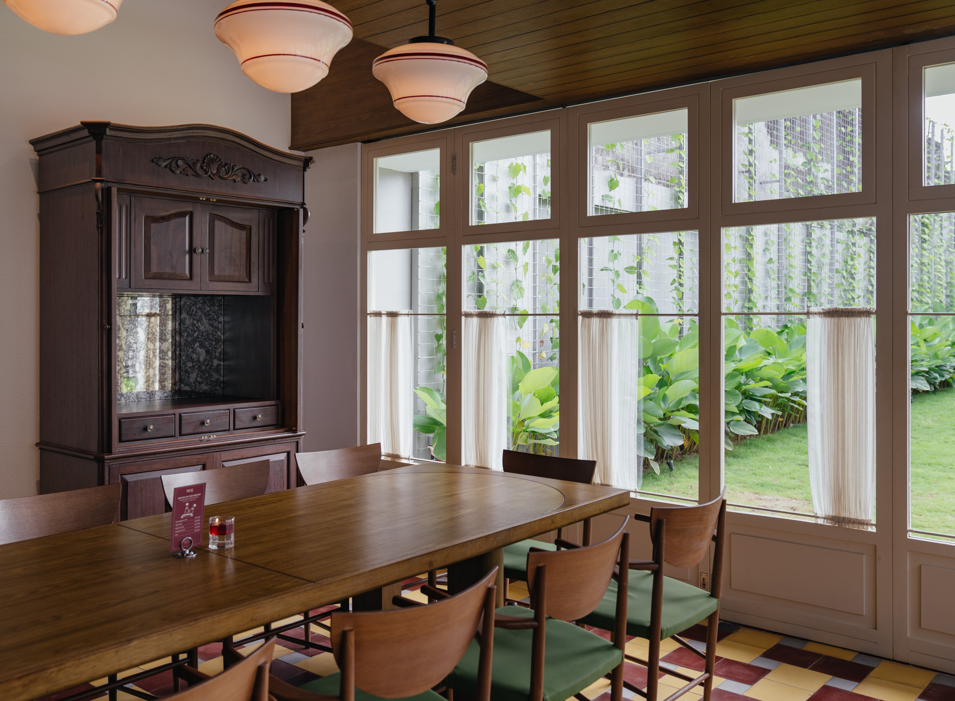 Silk Bistro - Manual Jakarta