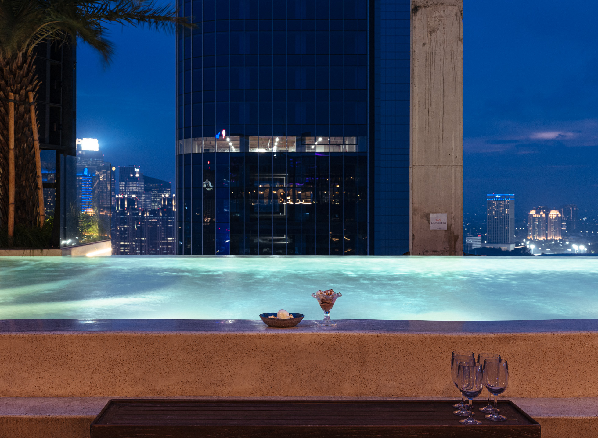 At Cafe Cali, a View From Above - Manual Jakarta