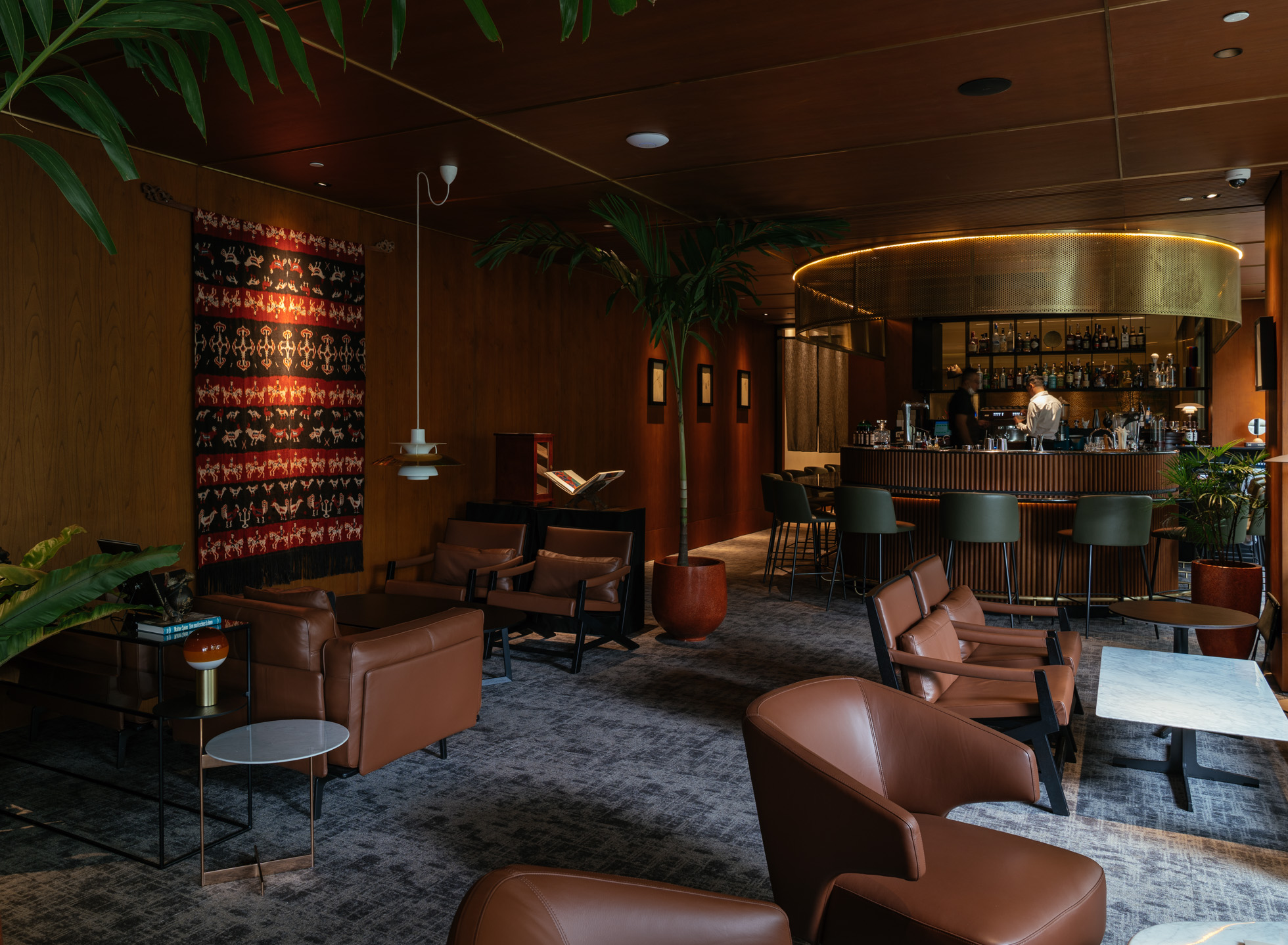 Inside the Box of Shikaku and Bar Kotak - Manual Jakarta