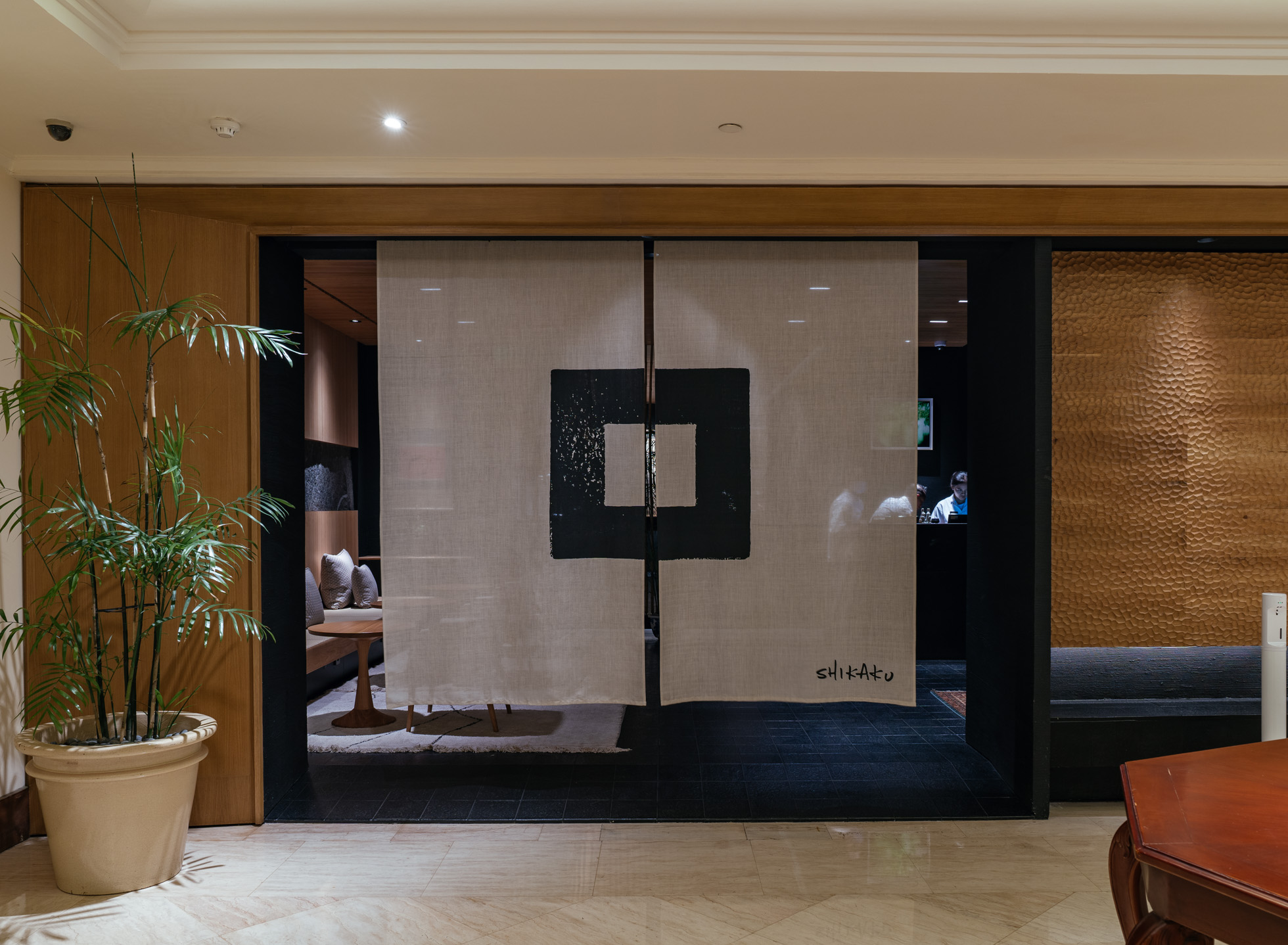 Inside the Box of Shikaku and Bar Kotak - Manual Jakarta