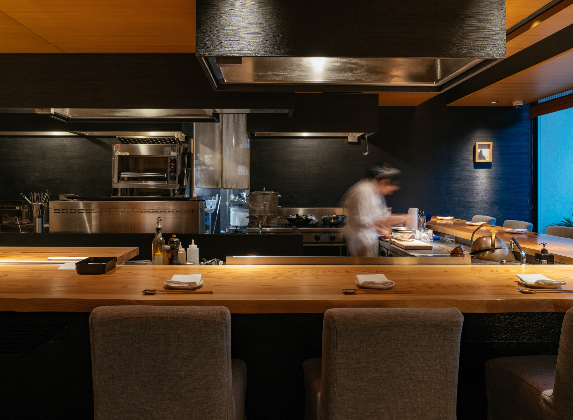 Inside the Box of Shikaku and Bar Kotak - Manual Jakarta