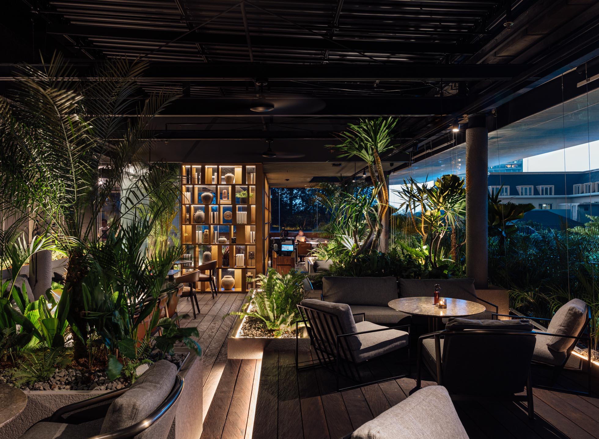 On the MENSA Table - Manual Jakarta