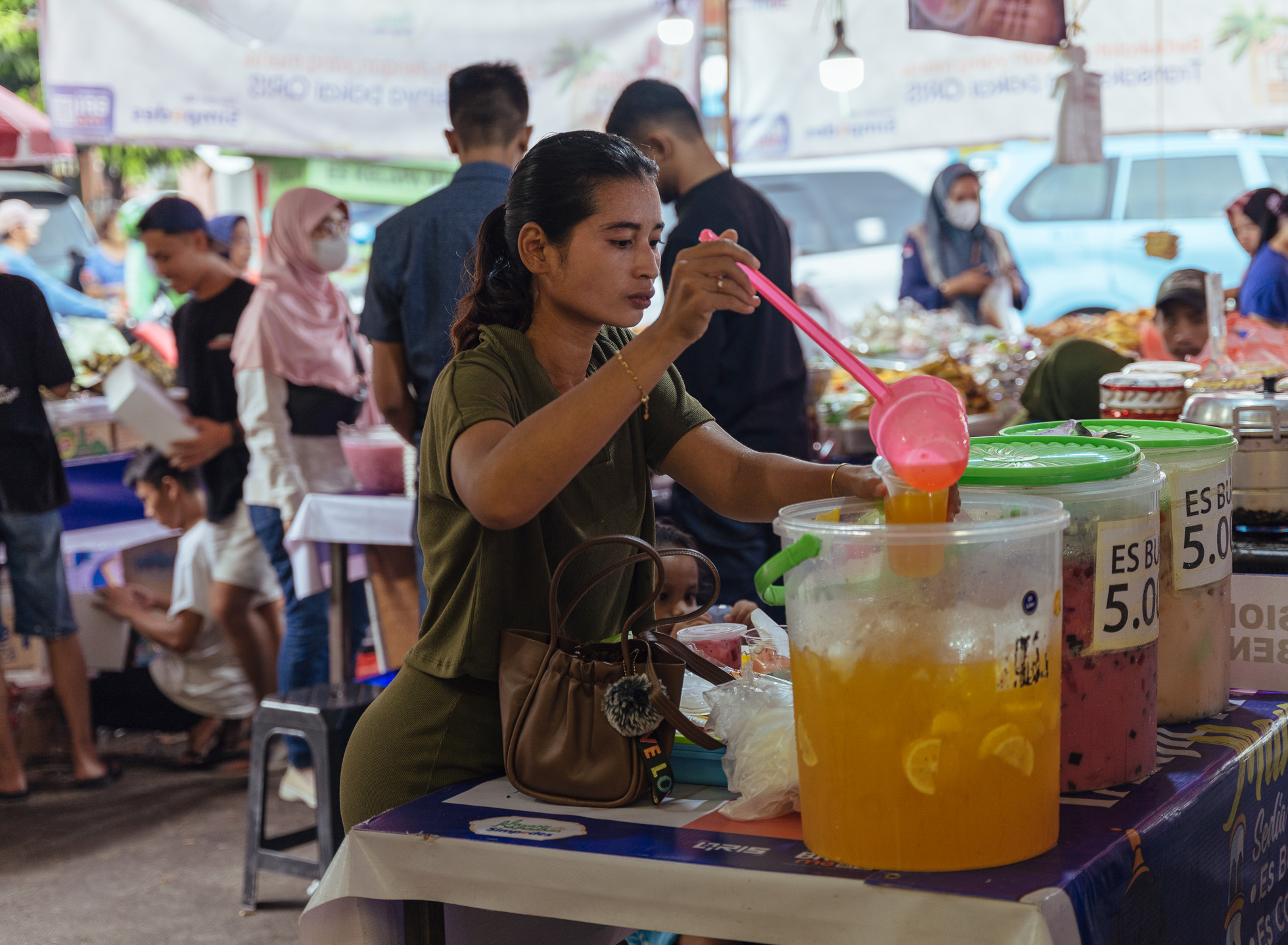 A Hunt for Takjil, a Quintessential Ramadan Tradition - Manual Jakarta
