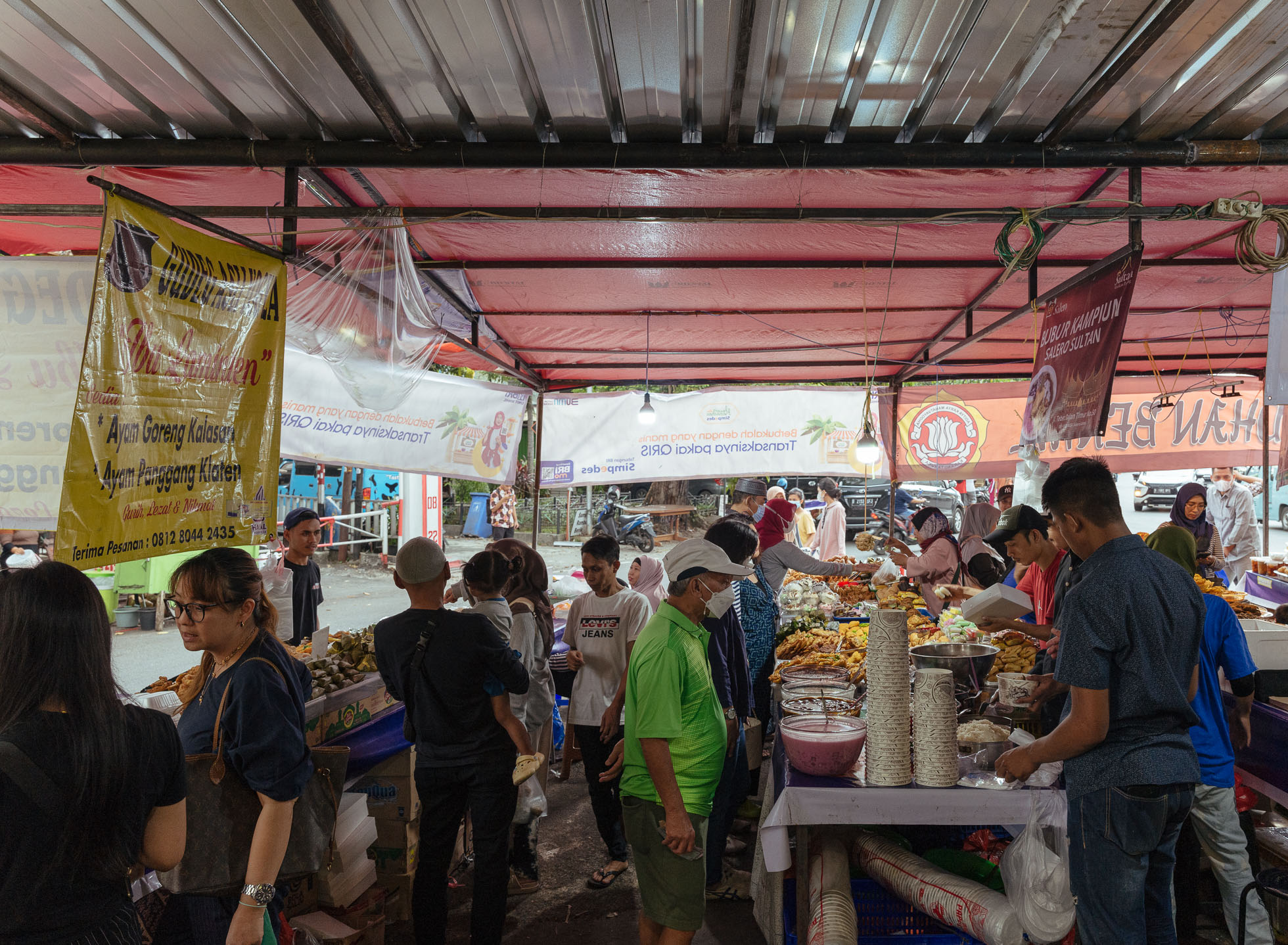 A Hunt for Takjil, a Quintessential Ramadan Tradition - Manual Jakarta