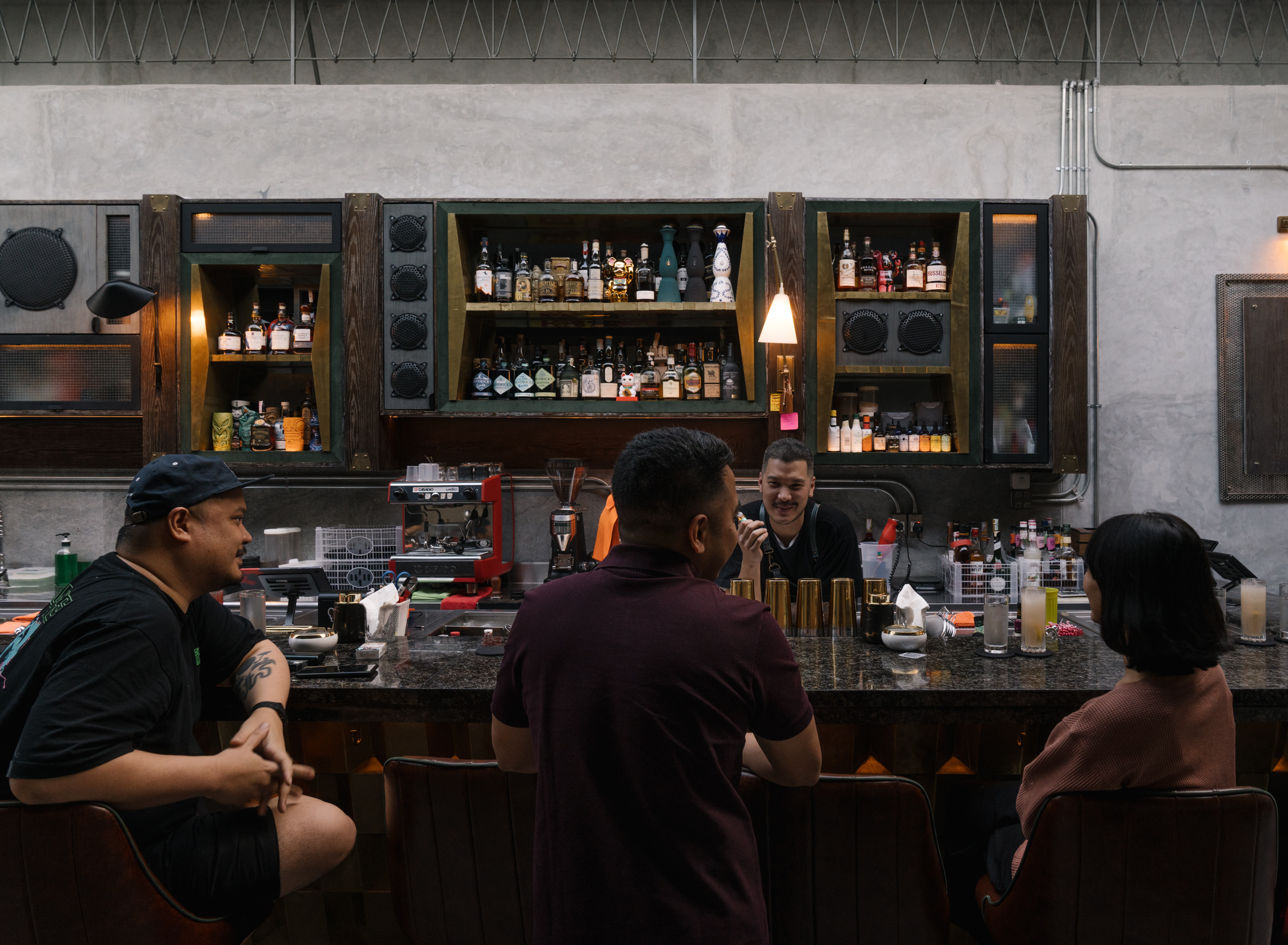 The Golden Tooth Keeps It Easy - Manual Jakarta