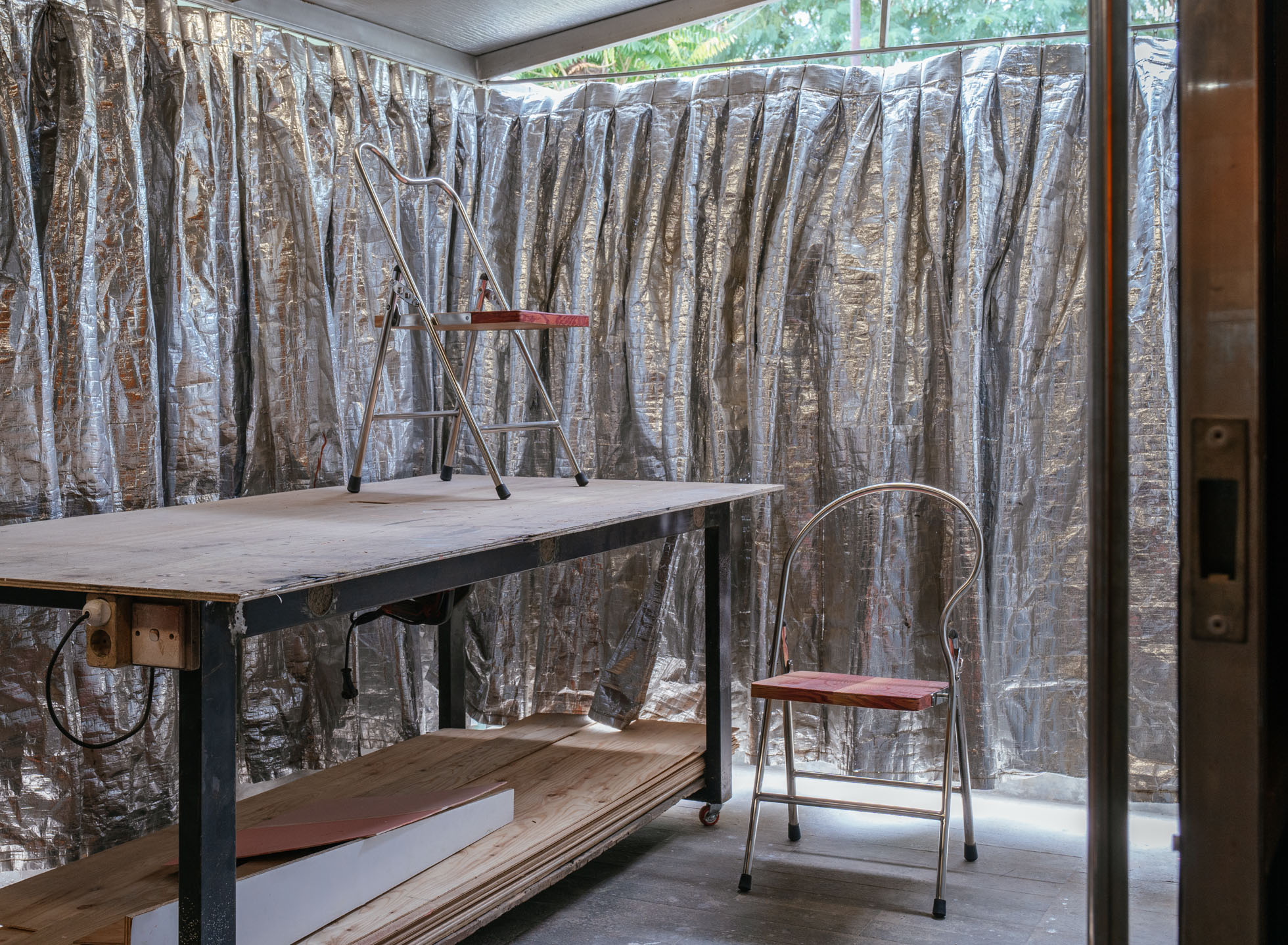 The Twin Designers Who Channel Fluidity in Their Creations - Manual Jakarta