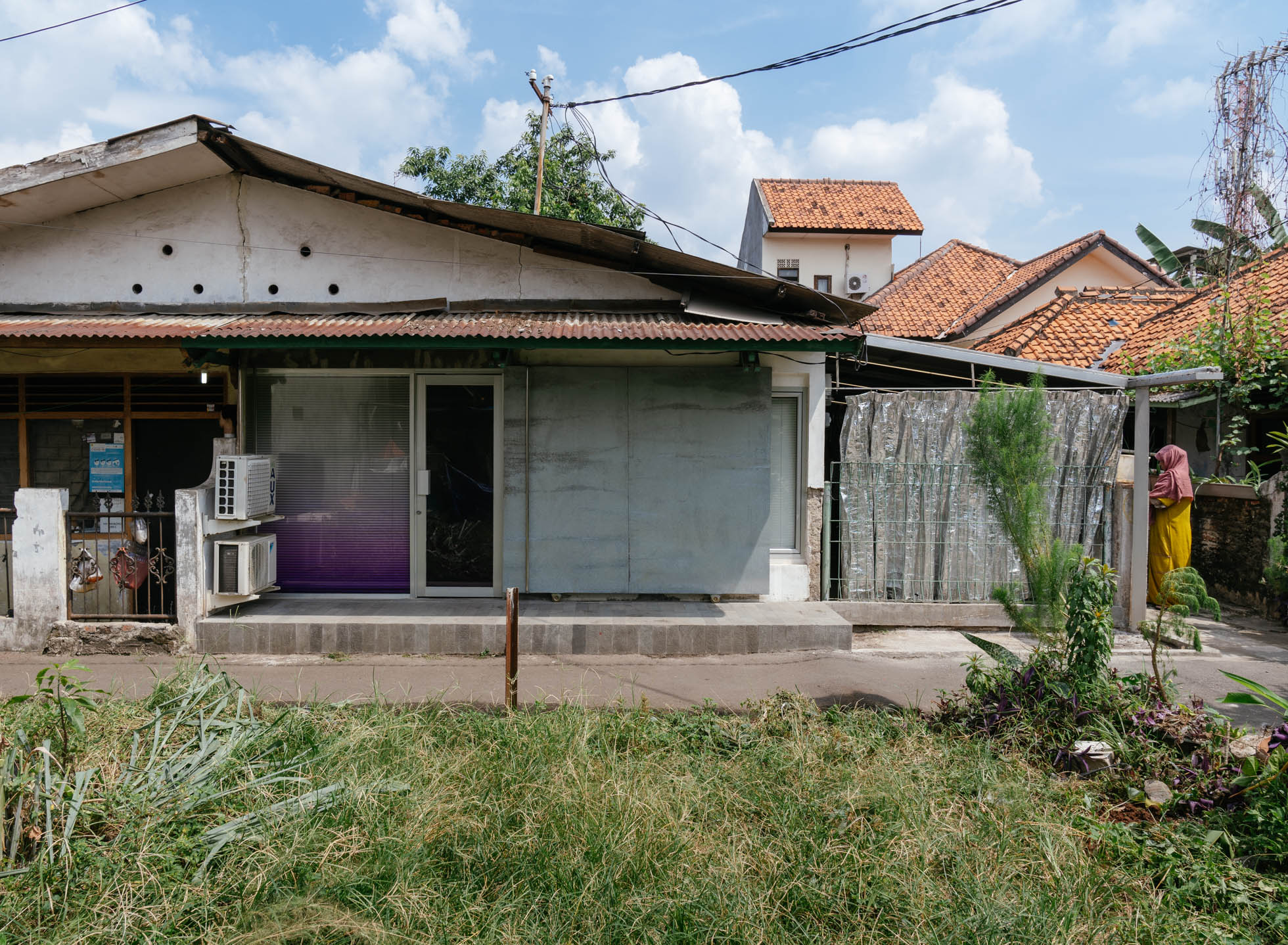 The Twin Designers Who Channel Fluidity in Their Creations - Manual Jakarta