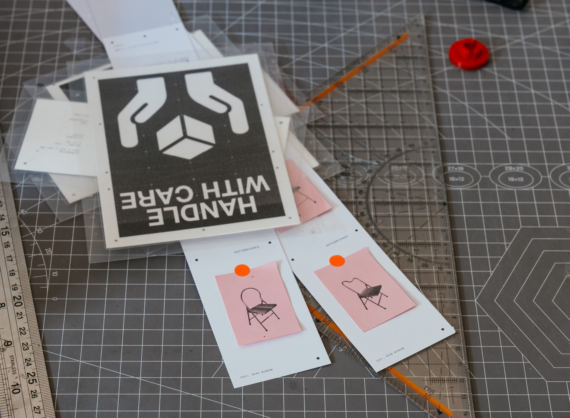 The Twin Designers Who Channel Fluidity in Their Creations - Manual Jakarta