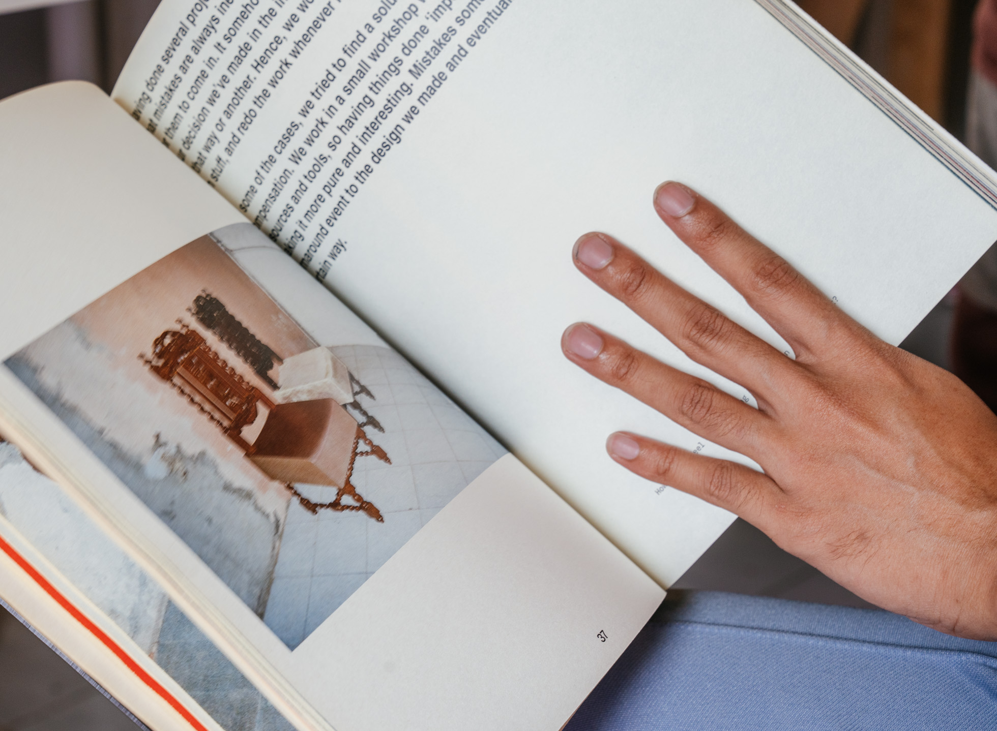 The Twin Designers Who Channel Fluidity in Their Creations - Manual Jakarta