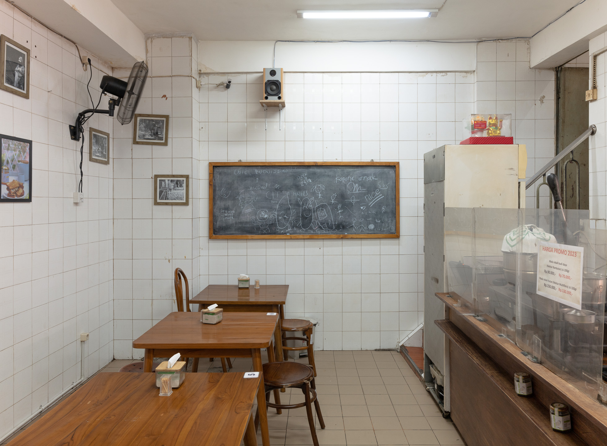 Djauw Coffee Goes Back to Old-School Ways - Manual Jakarta