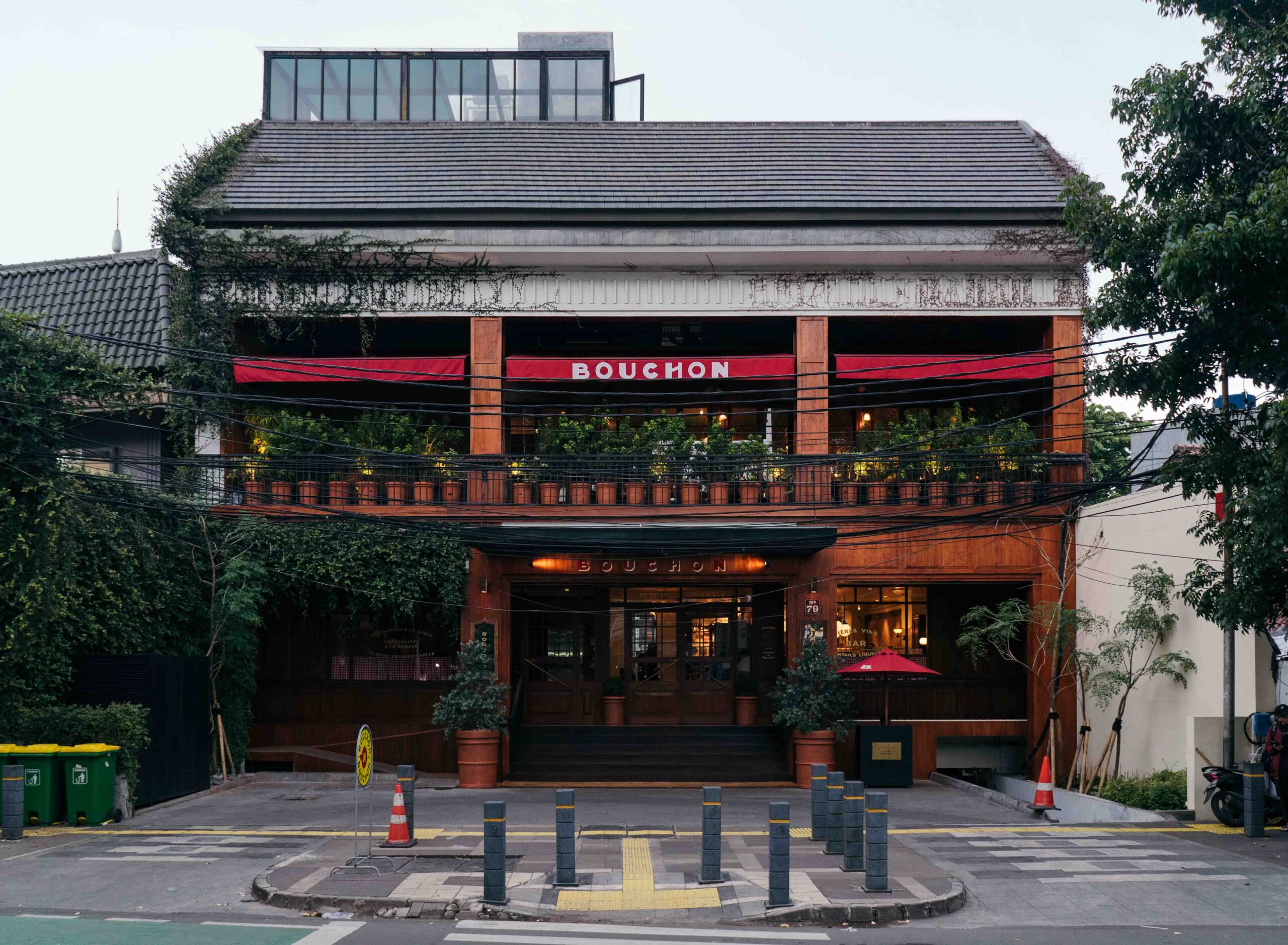 At Bouchon, the Charm of Everyday French Cooking - Manual Jakarta