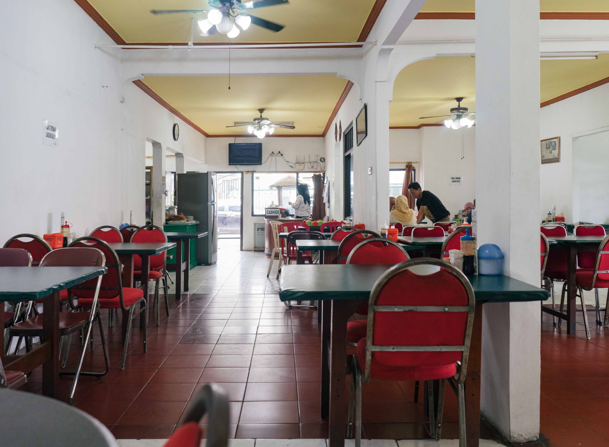 At RM Berkah, the Comforting Simplicity of Beef Soup - Manual Jakarta