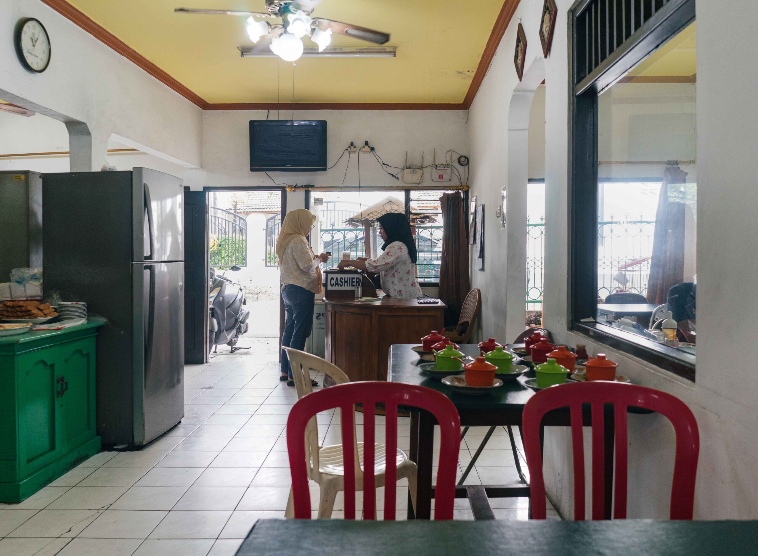 At RM Berkah, the Comforting Simplicity of Beef Soup - Manual Jakarta
