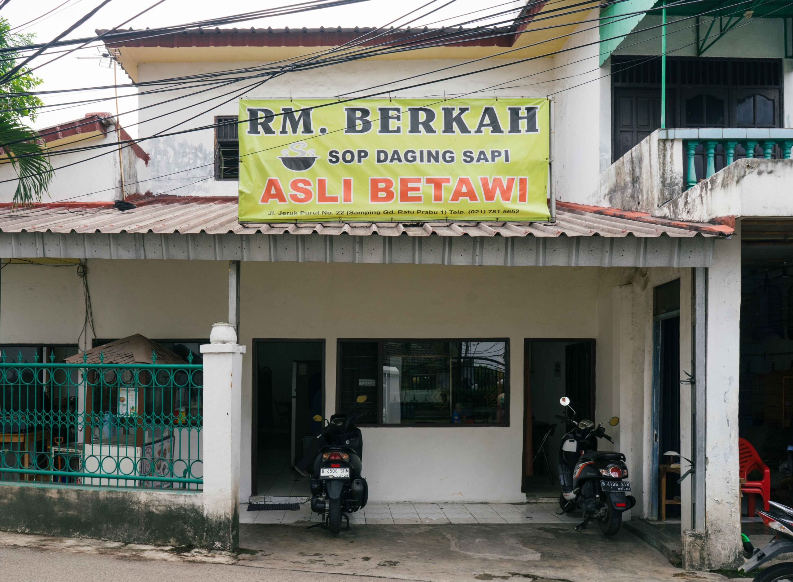 At RM Berkah, the Comforting Simplicity of Beef Soup - Manual Jakarta