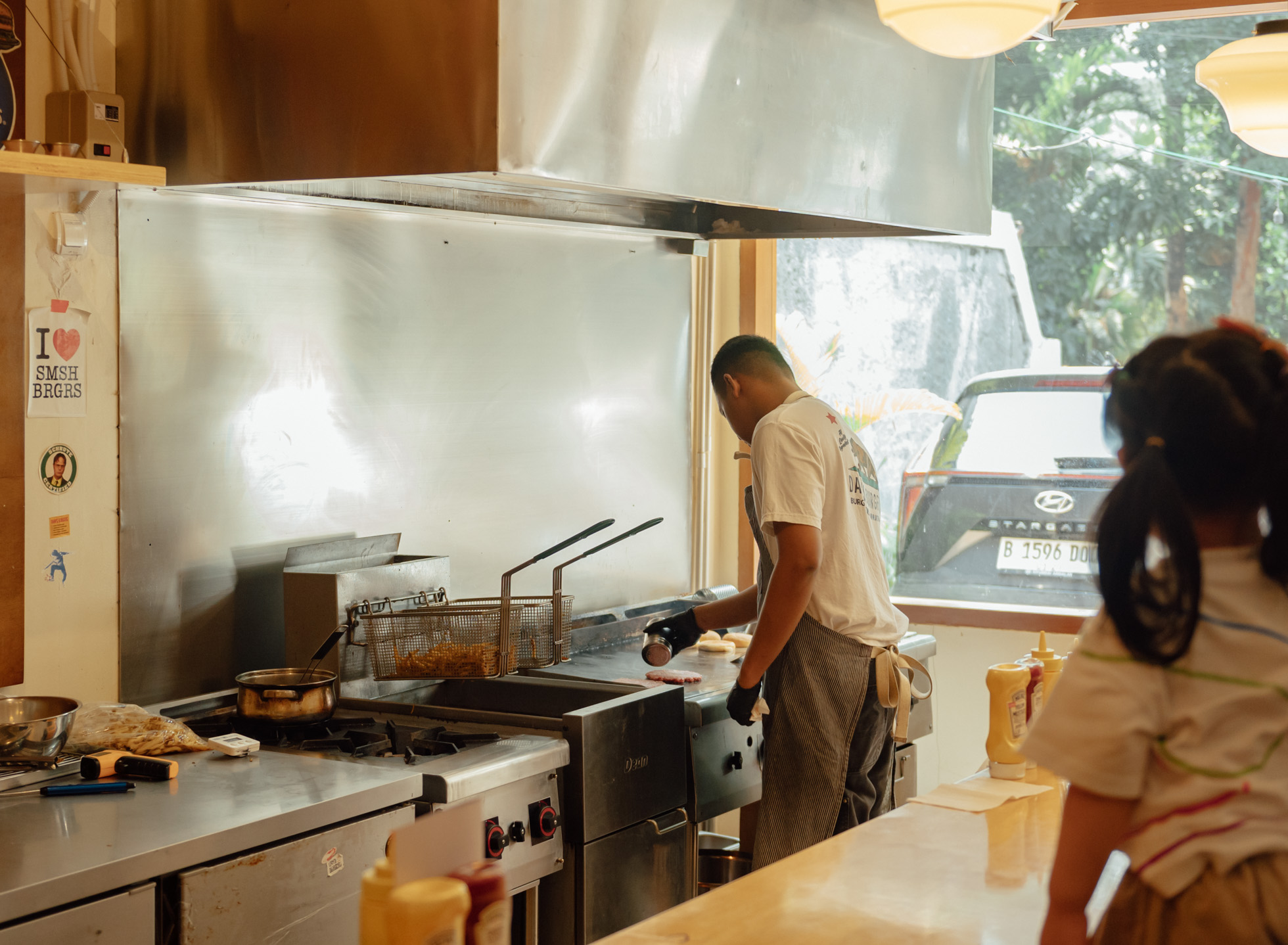 It's All About the Beef at Dan's Burgers - Manual Jakarta