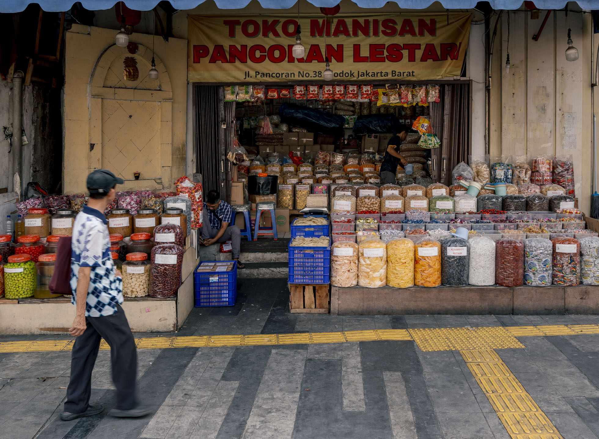 The Life Inside Petak Sembilan Market - Manual Jakarta
