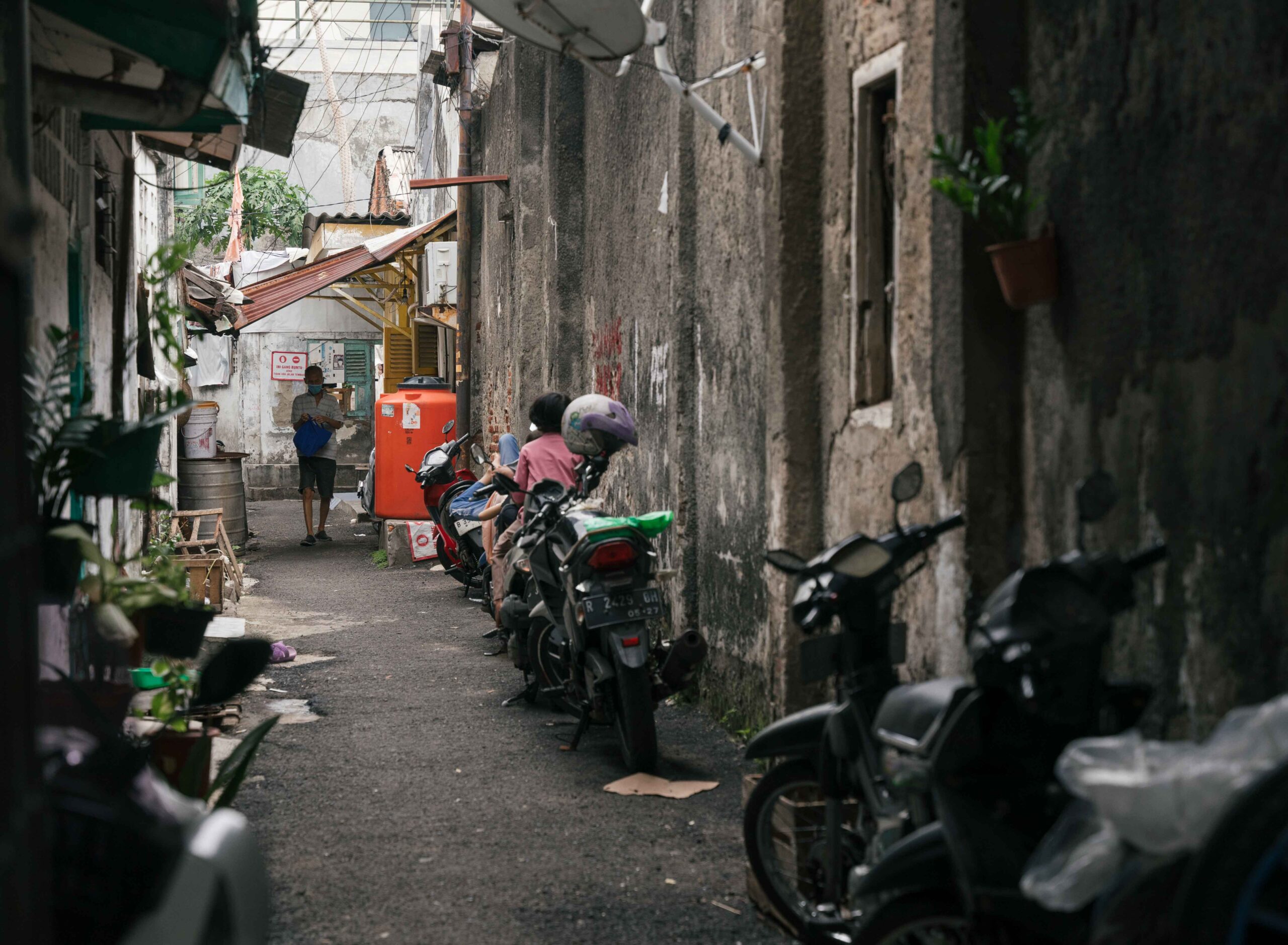 Artist Metta Setiandi Reflects on Her Neighbourhood Through MET Glodok ...